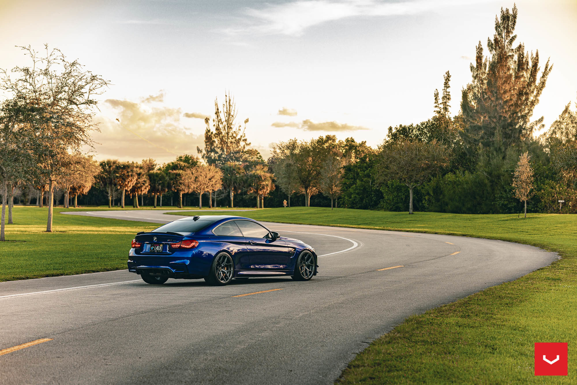 BMW M4CS - HYBRID FORGED SERIES: HF-5 - Vossen Wheels
