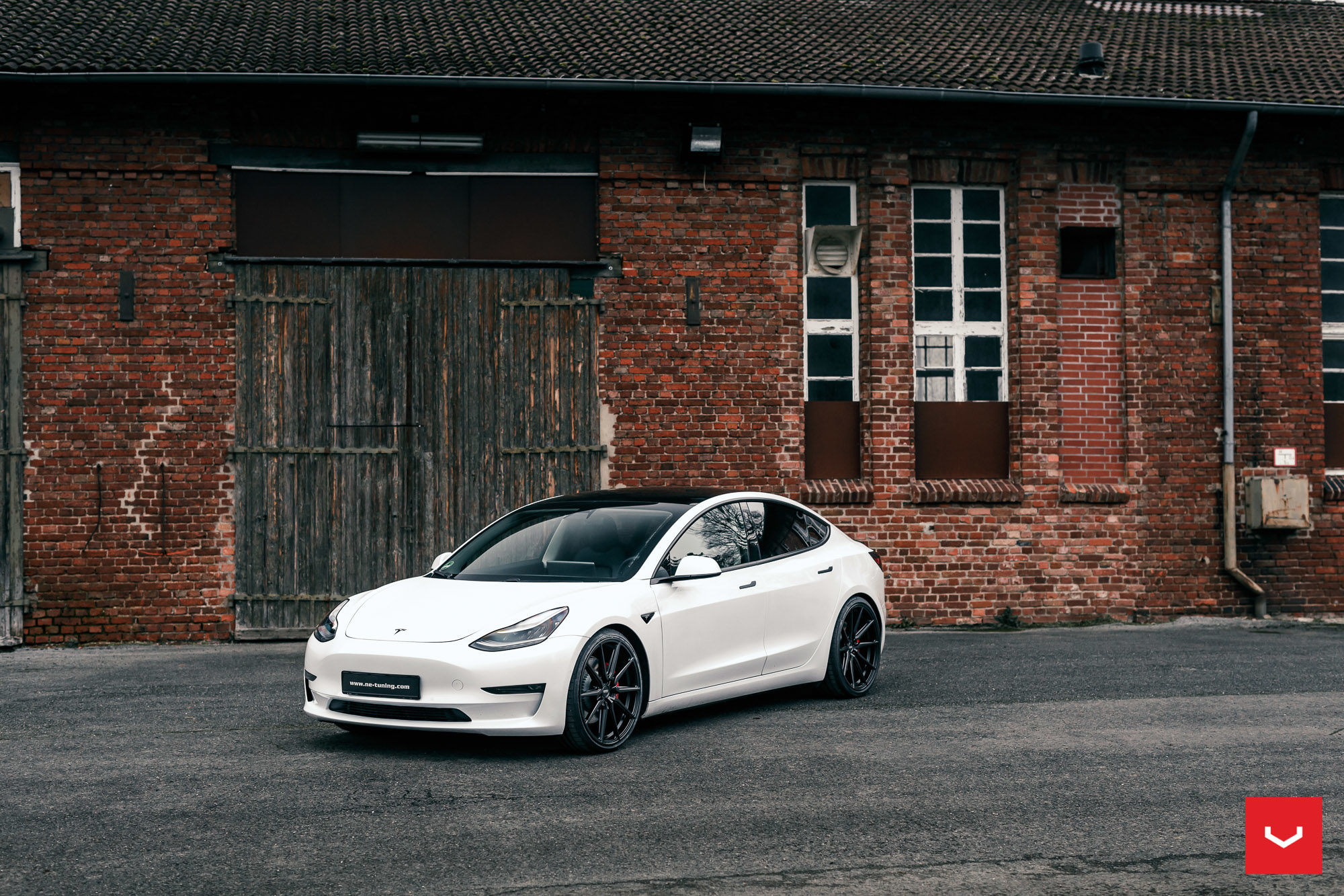 TESLA MODEL 3 - HYBRID FORGED SERIES: HF-3 - Vossen Wheels