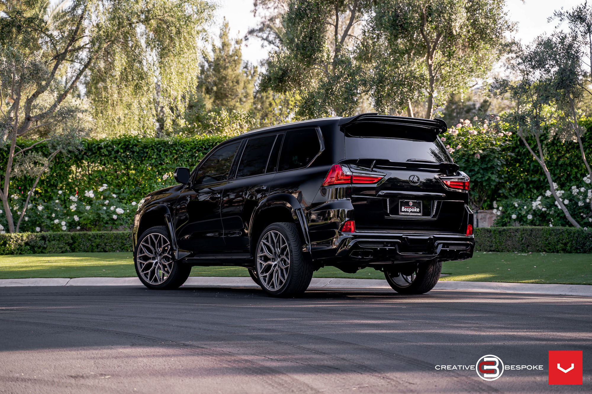 ZERO DESIGN LEXUS LX570 - HYBRID FORGED SERIES: HF-2 - Vossen Wheels