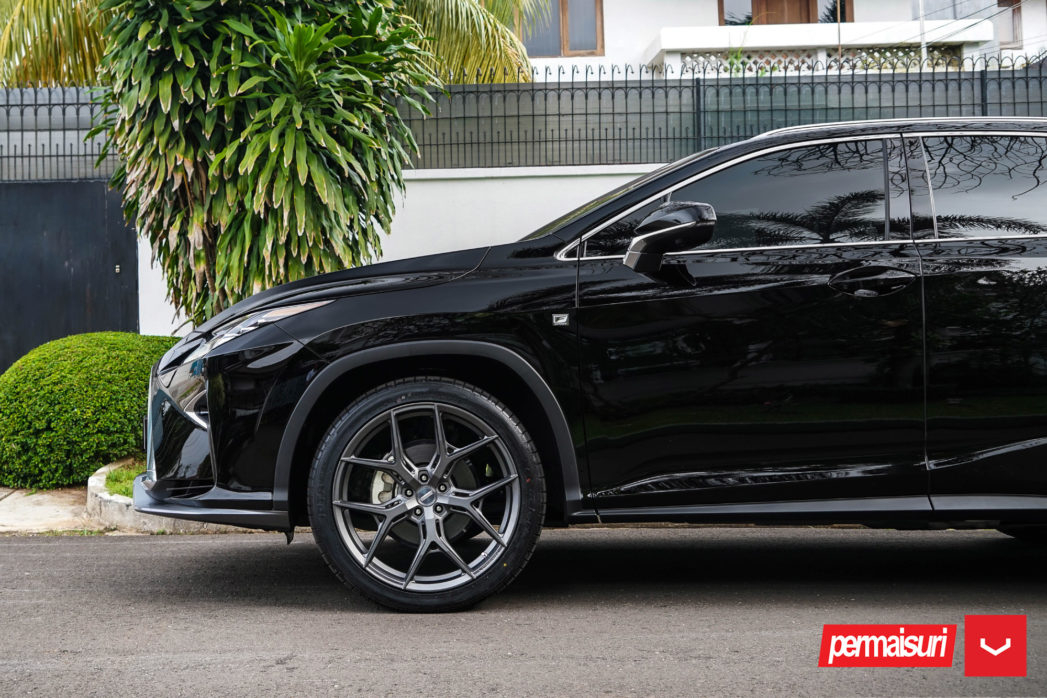 LEXUS RX300 - HYBRID FORGED SERIES: HF-5 - Vossen Wheels