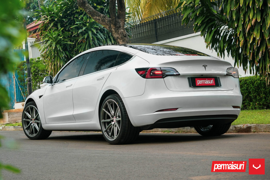 TESLA MODEL 3 - HYBRID FORGED SERIES: HF-3 - Vossen Wheels