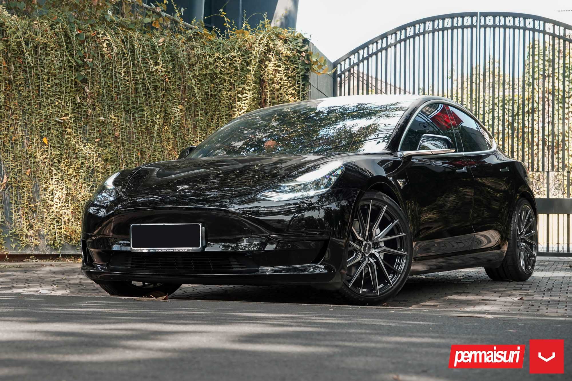 TESLA MODEL 3 - HYBRID FORGED SERIES: HF-4T - Vossen Wheels