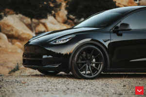TESLA MODEL Y - HYBRID FORGED SERIES: HF-3 - Vossen Wheels