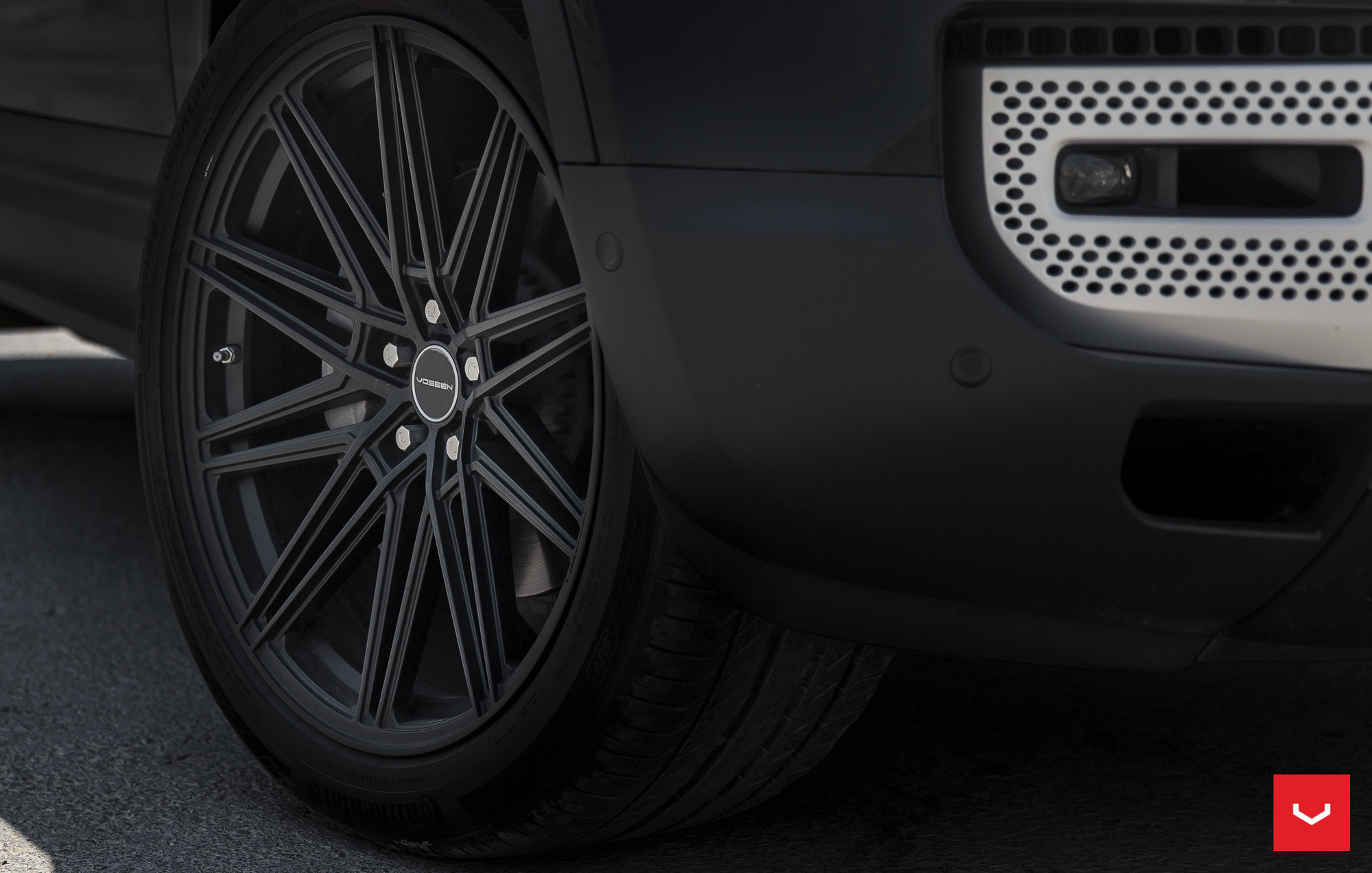 LAND ROVER DEFENDER - CV SERIES: CV10 - Vossen Wheels