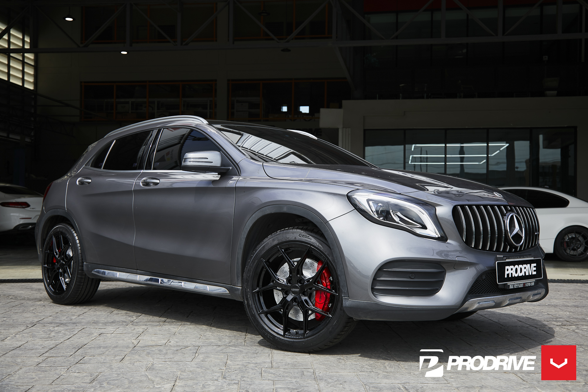 MERCEDES GLA250 - HYBRID FORGED SERIES: HF-5 - Vossen Wheels
