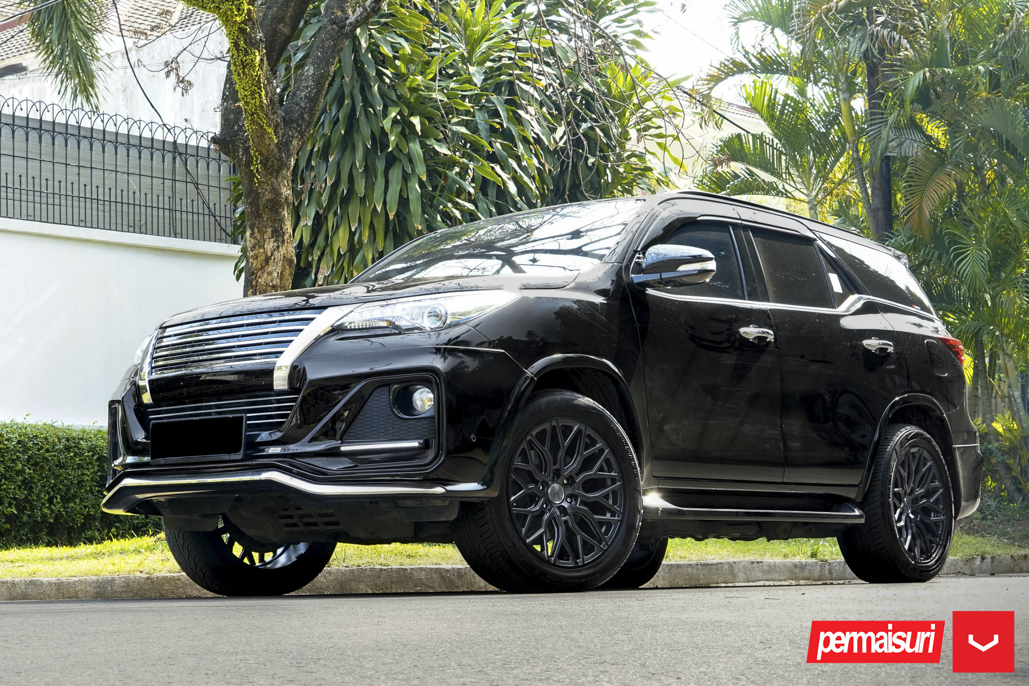 TOYOTA FORTUNER - HYBRID FORGED SERIES: HF6-3 - Vossen Wheels