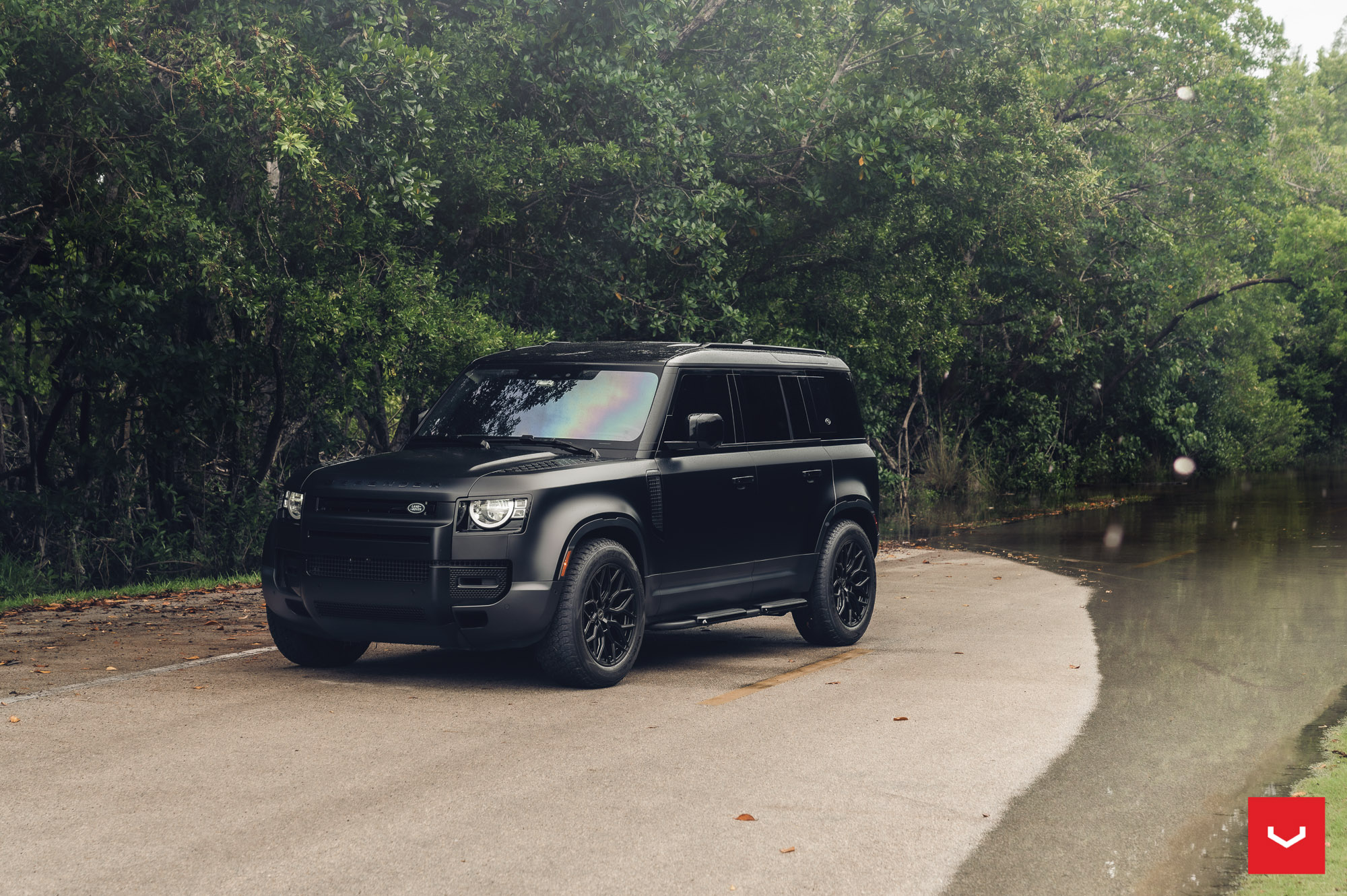 LAND ROVER DEFENDER - HYBRID FORGED SERIES: HF-2 - Vossen Wheels