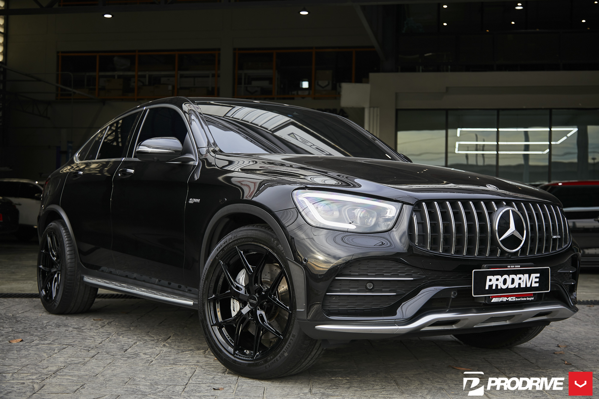 MERCEDES GLC43 - HYBRID FORGED SERIES: HF-5 - Vossen Wheels