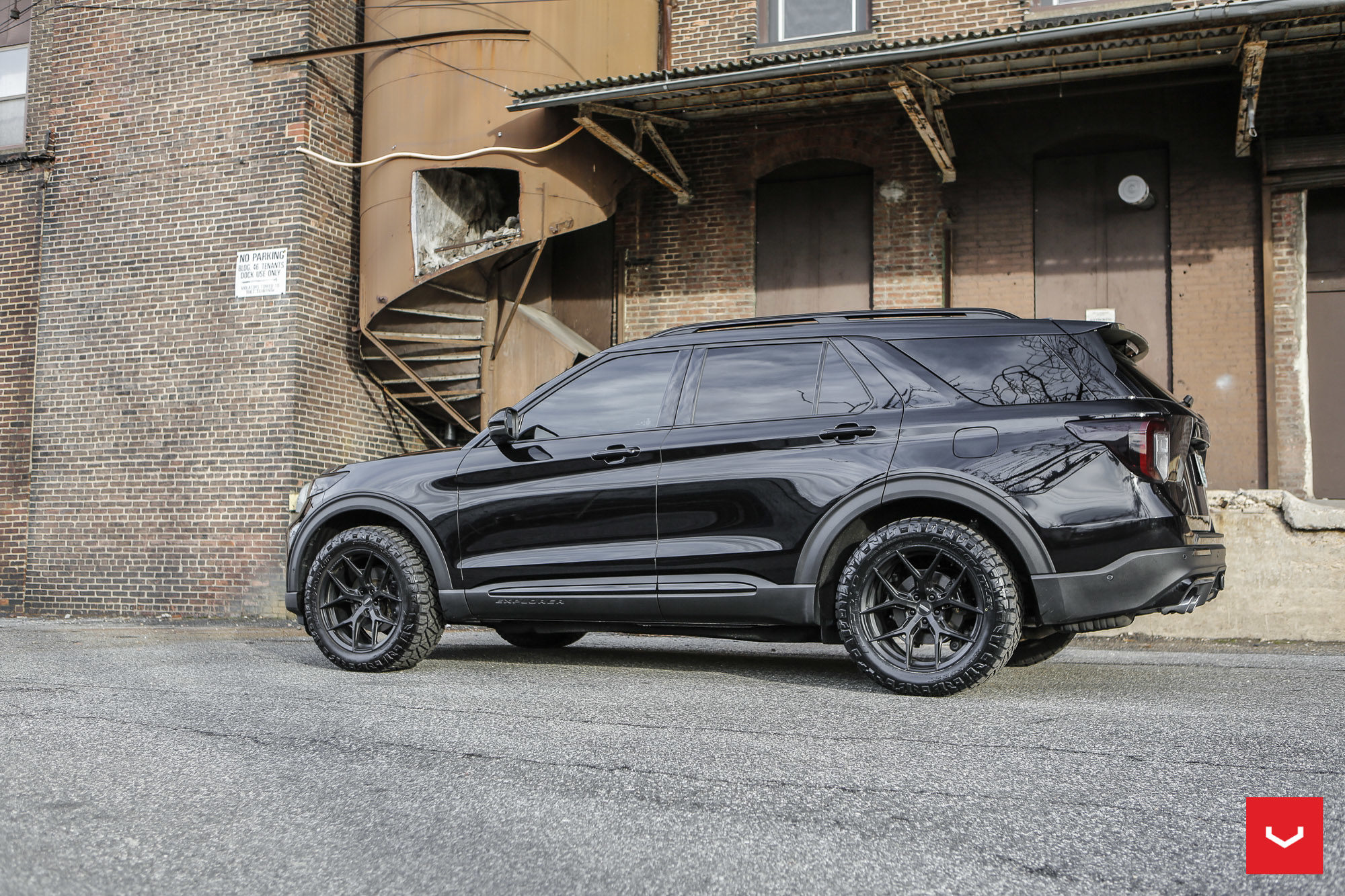 FORD EXPLORER ST - HYBRID FORGED SERIES: HF-5 - Vossen Wheels