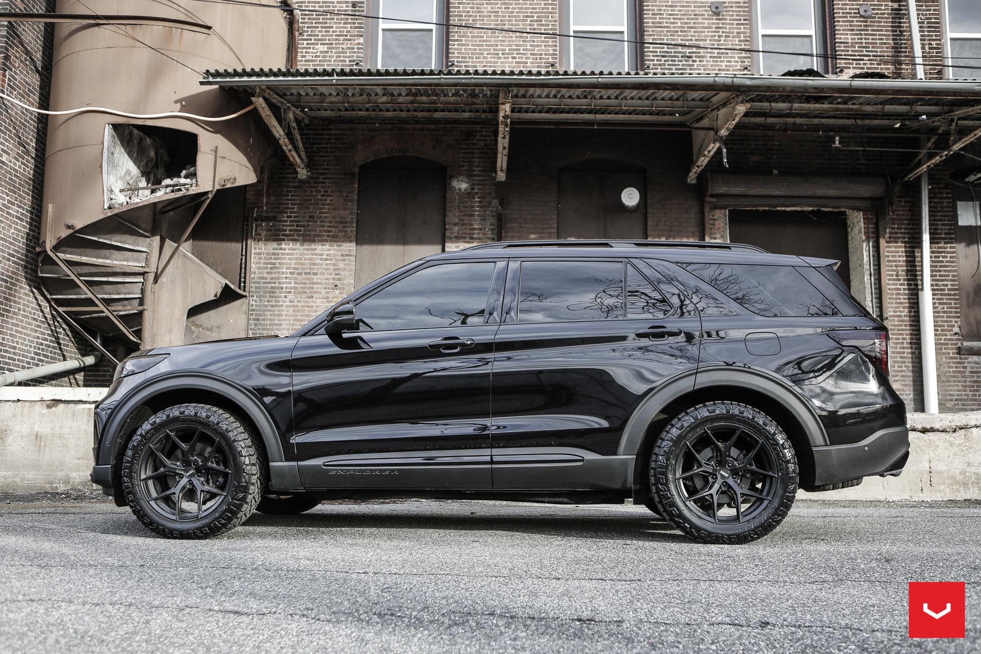 FORD EXPLORER ST - HYBRID FORGED SERIES: HF-5 - Vossen Wheels