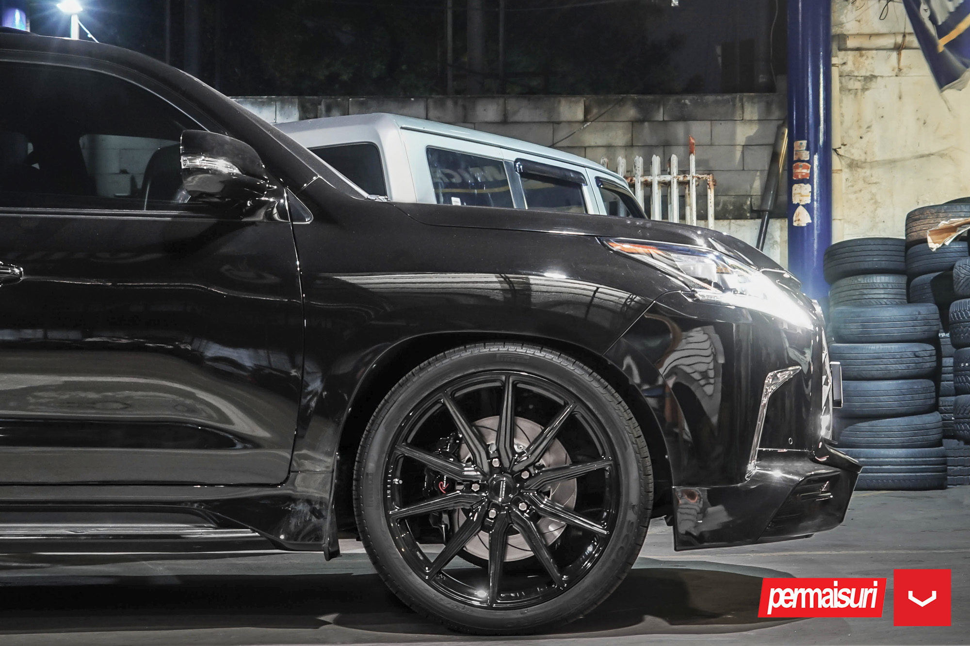 LEXUS LX570 - HYBRID FORGED SERIES: HF-3 - Vossen Wheels