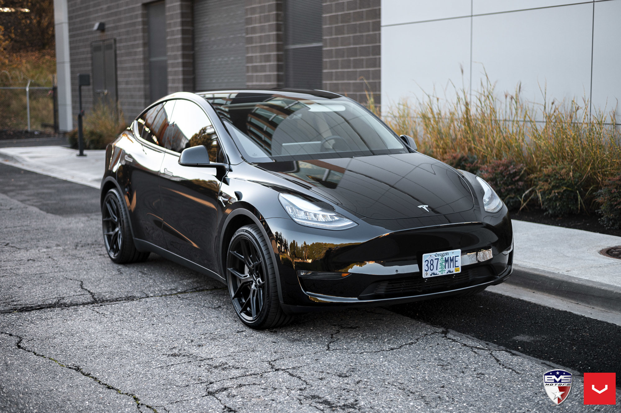 TESLA MODEL Y - HYBRID FORGED SERIES: HF-5 - Vossen Wheels