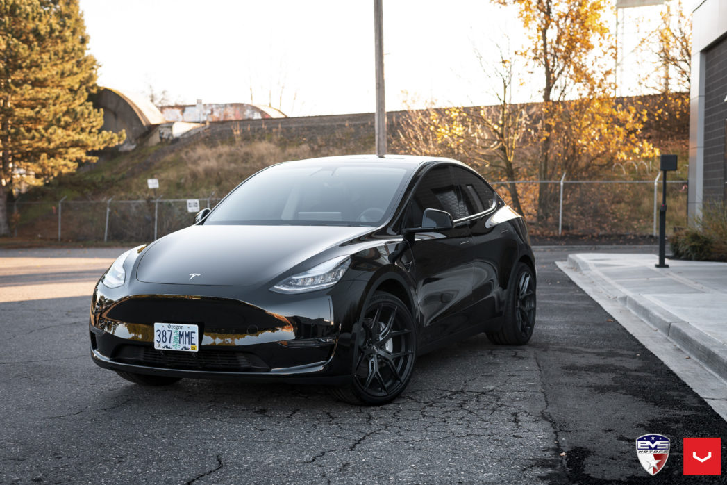TESLA MODEL Y - HYBRID FORGED SERIES: HF-5 - Vossen Wheels