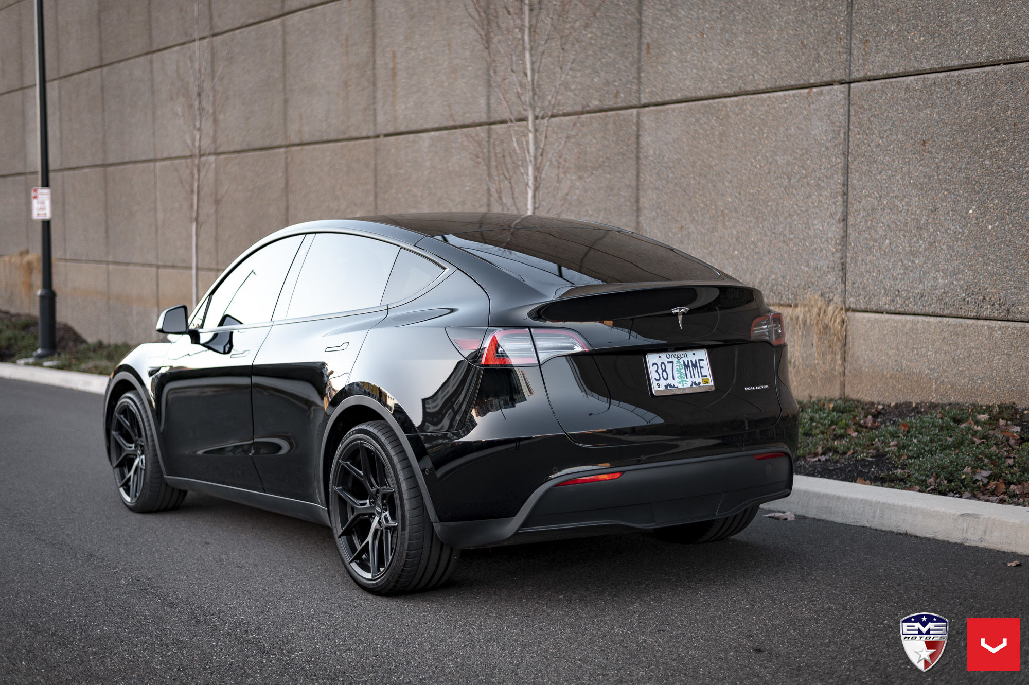 TESLA MODEL Y - HYBRID FORGED SERIES: HF-5 - Vossen Wheels