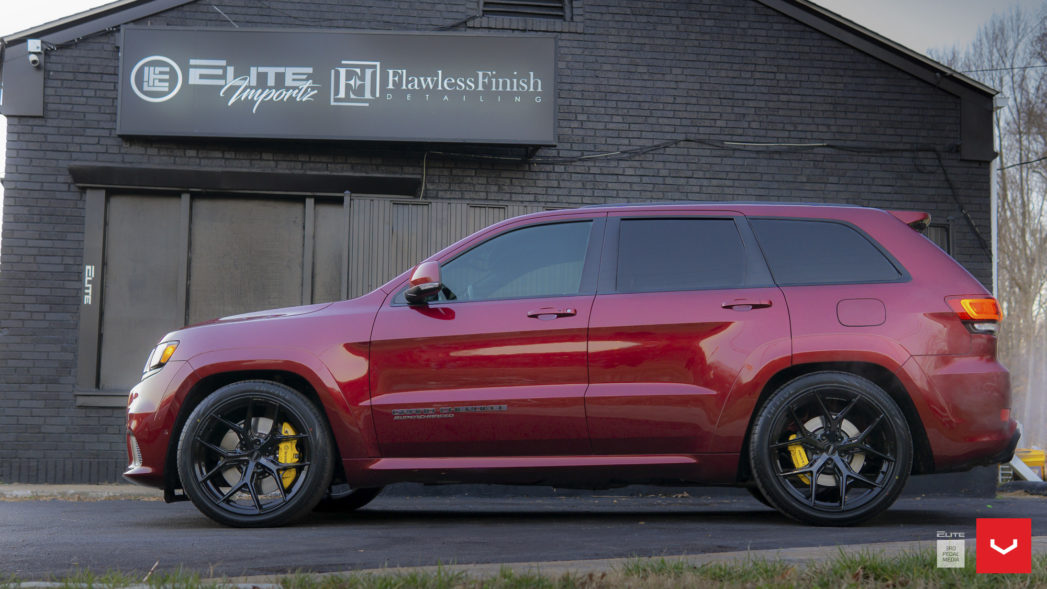 JEEP TRACKHAWK - HYBRID FORGED SERIES: HF-5 - Vossen Wheels