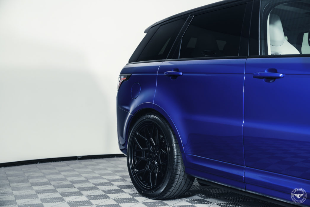 RANGE ROVER SVR - URBAN AUTOMOTIVE X VOSSEN: UV-1 - Vossen Wheels