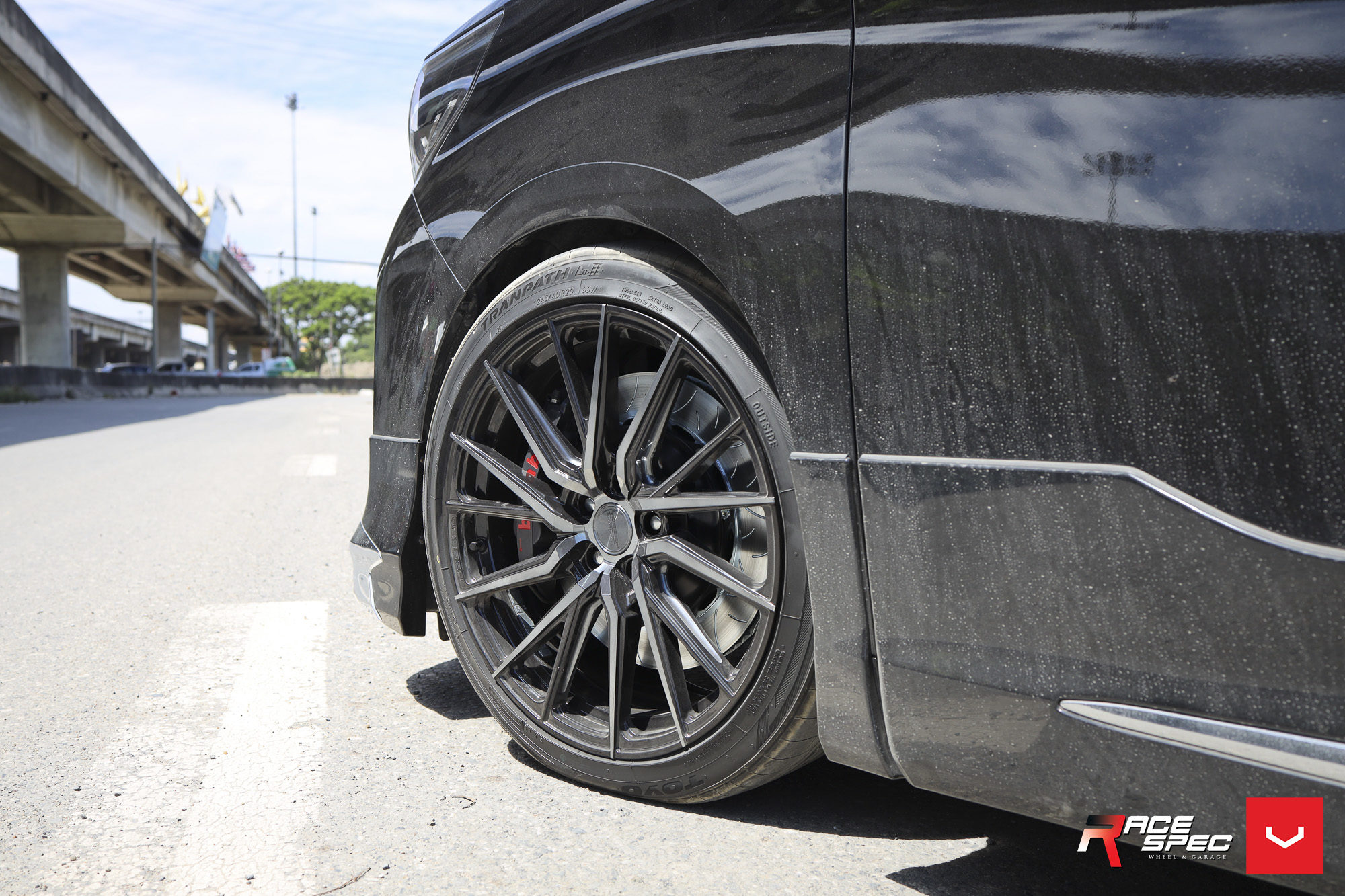 TOYOTA ALPHARD - HYBRID FORGED SERIES: HF-4T - Vossen Wheels