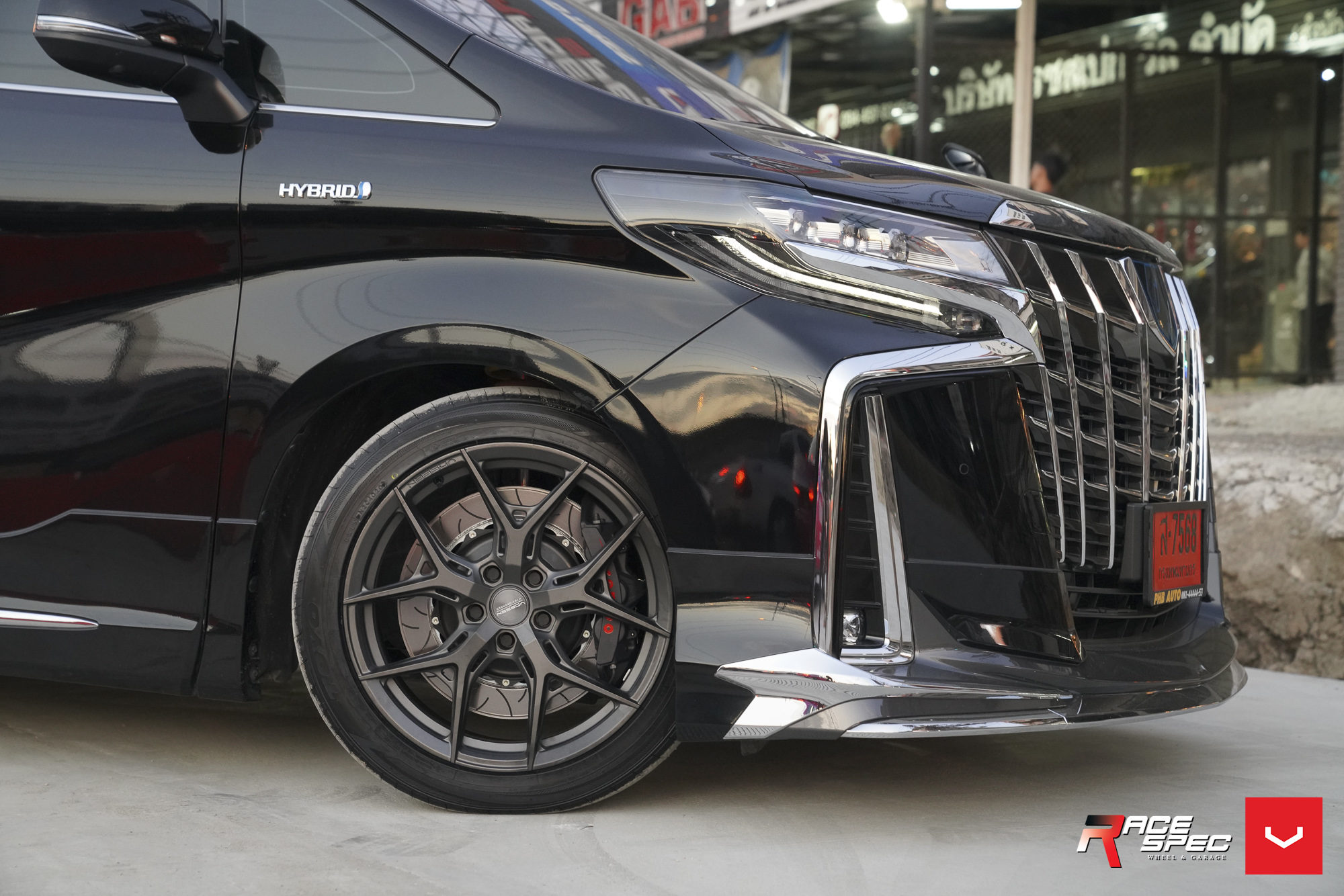 TOYOTA ALPHARD - HYBRID FORGED SERIES: HF-5 - Vossen Wheels