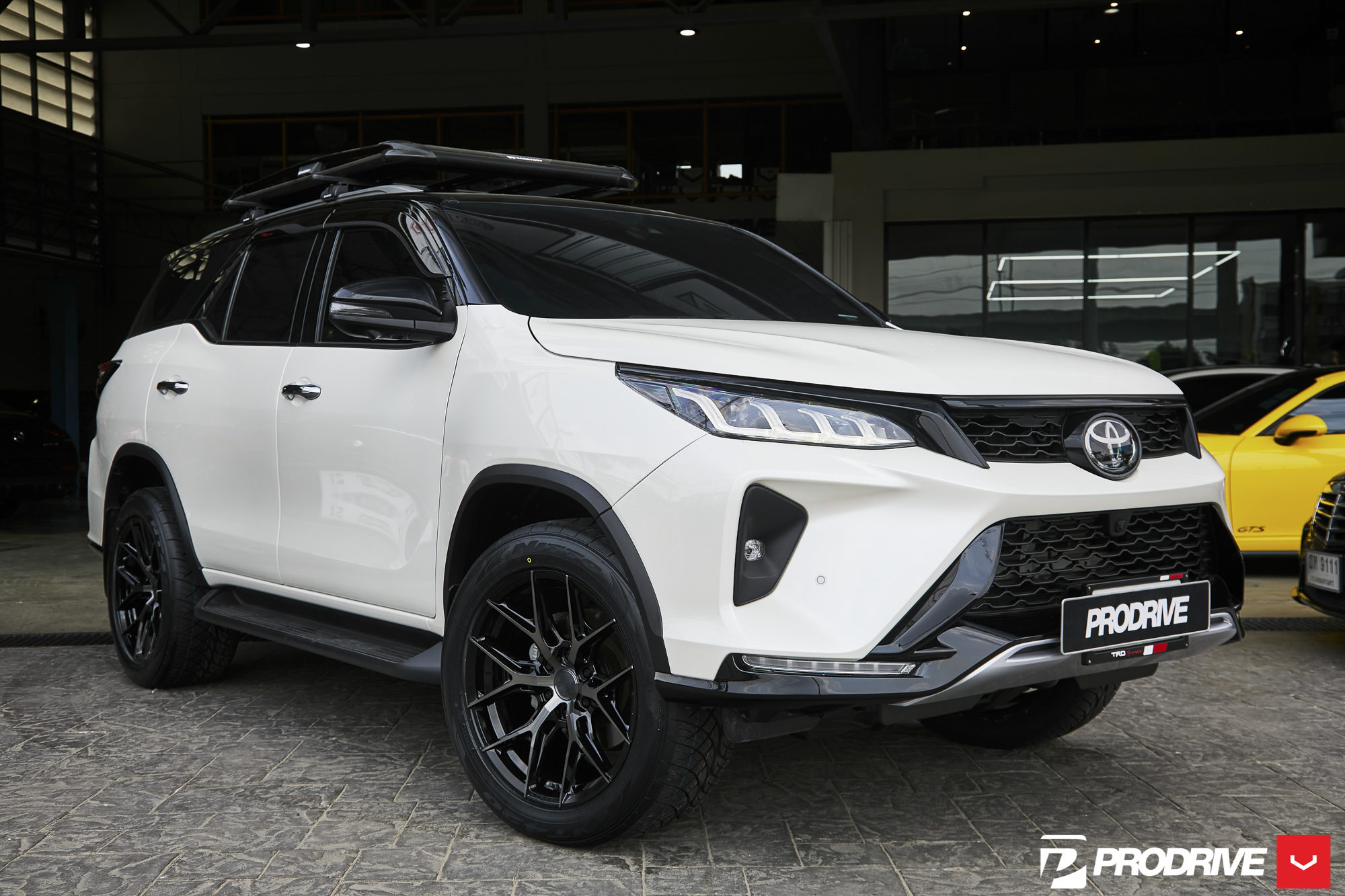 TOYOTA FORTUNER LEGENDER - HYBRID FORGED SERIES: HF6-4 - Vossen Wheels