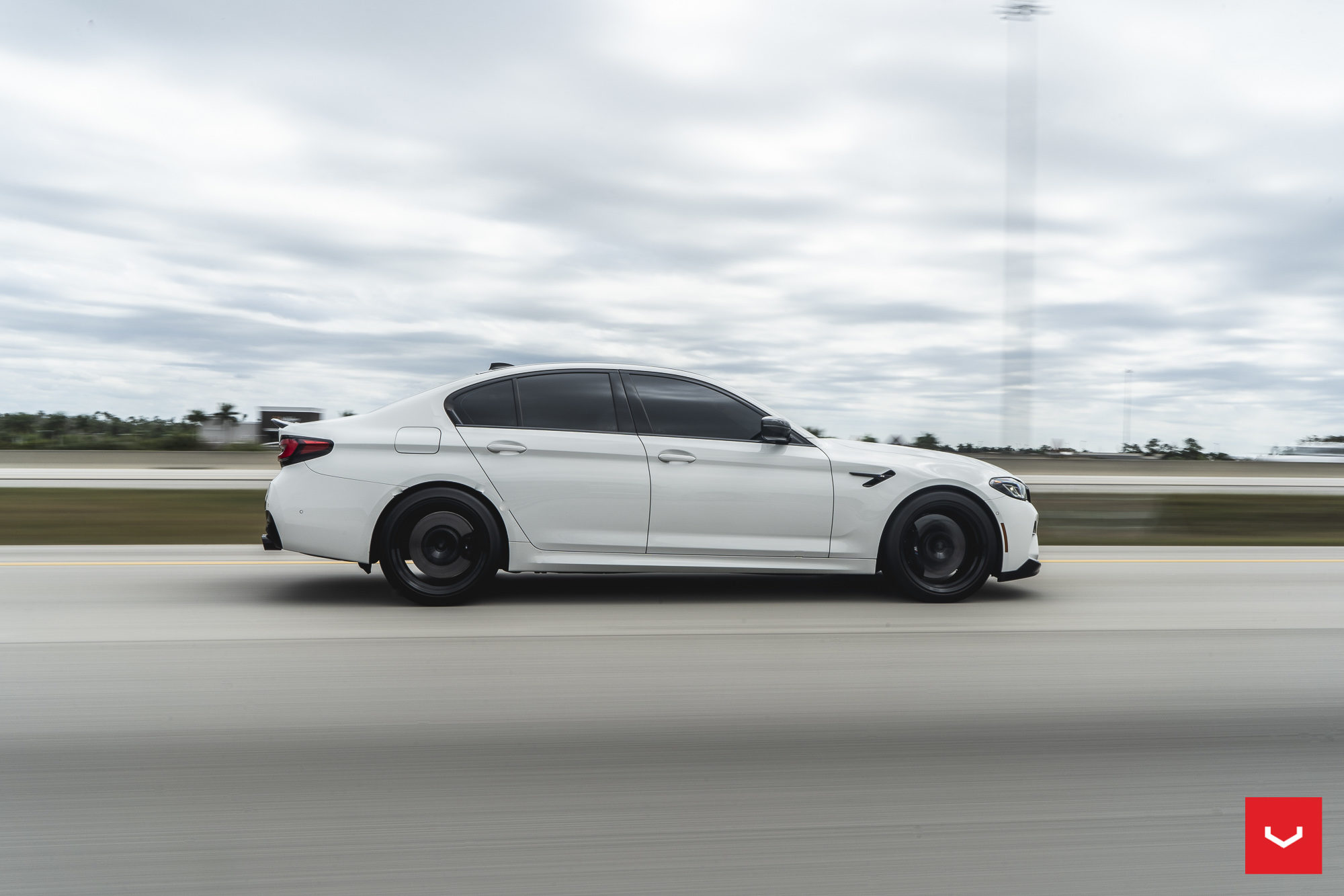 BMW F90 M5 COMP - HYBRID FORGED SERIES: HF-5 - Vossen Wheels