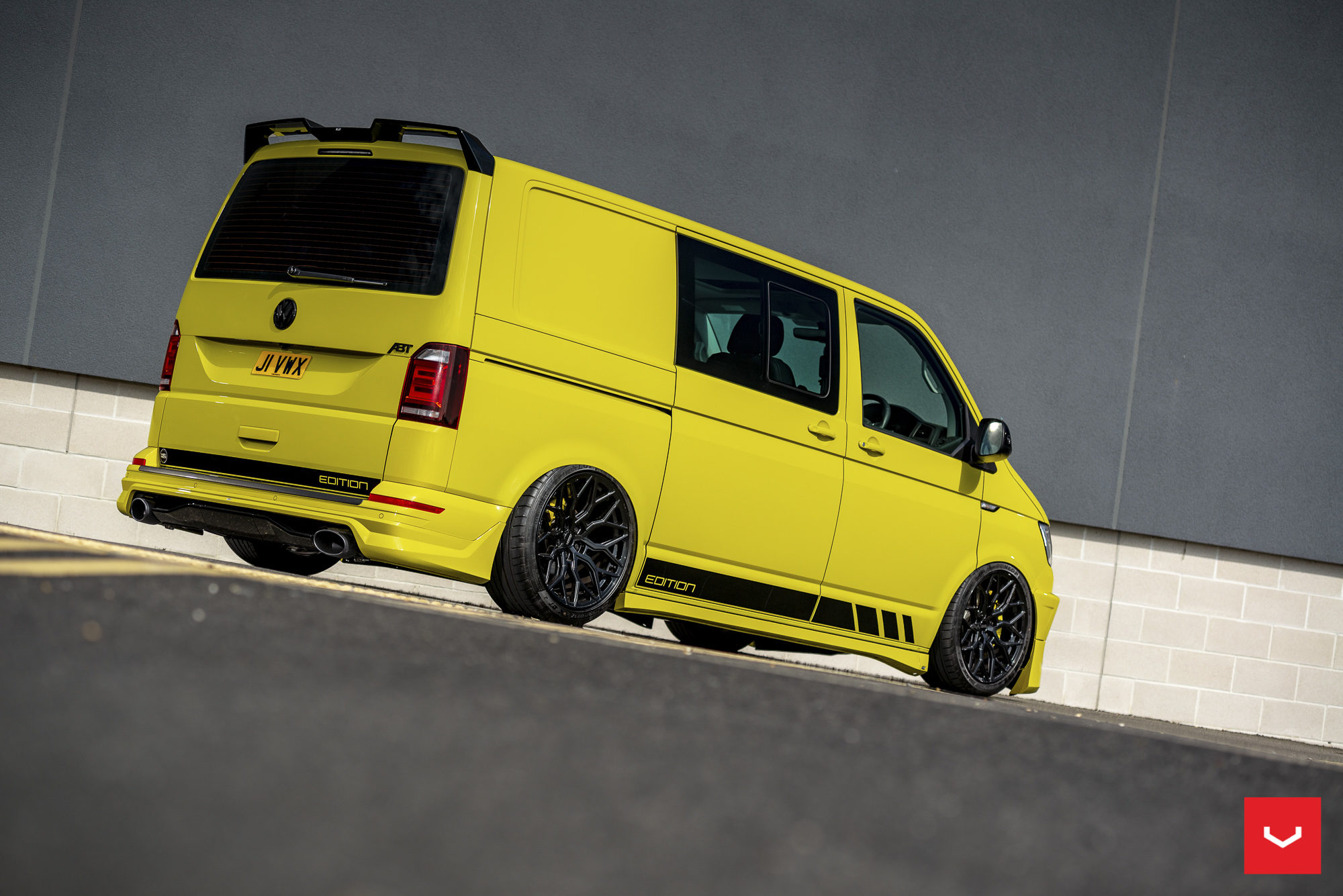 VW T6 TRANSPORTER - HYBRID FORGED SERIES: HF-2 - Vossen Wheels