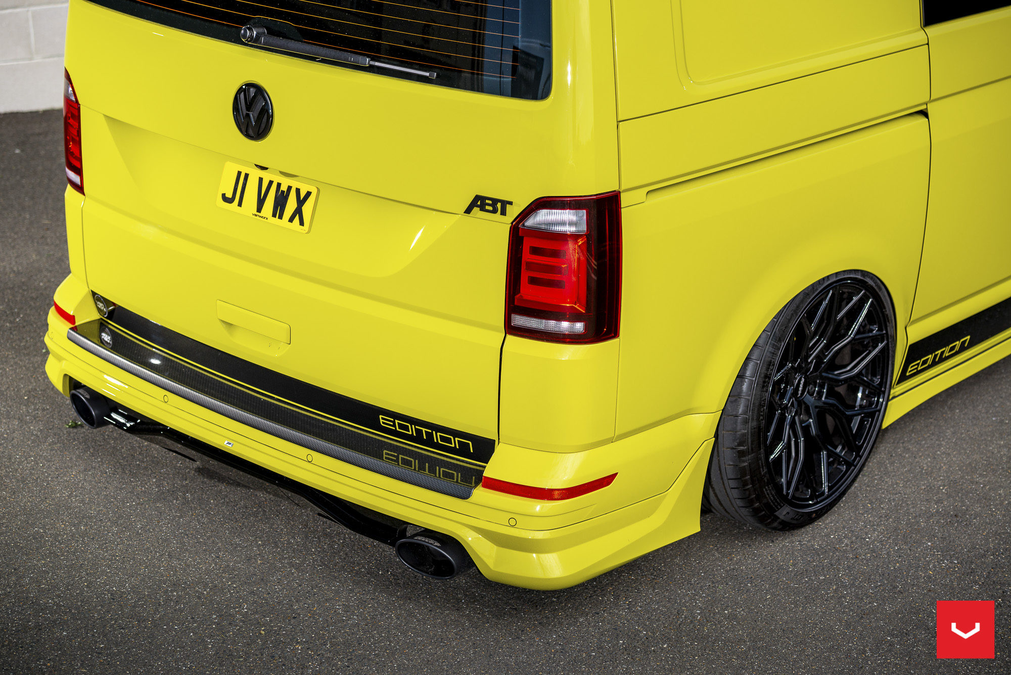 VW T6 TRANSPORTER - HYBRID FORGED SERIES: HF-2 - Vossen Wheels