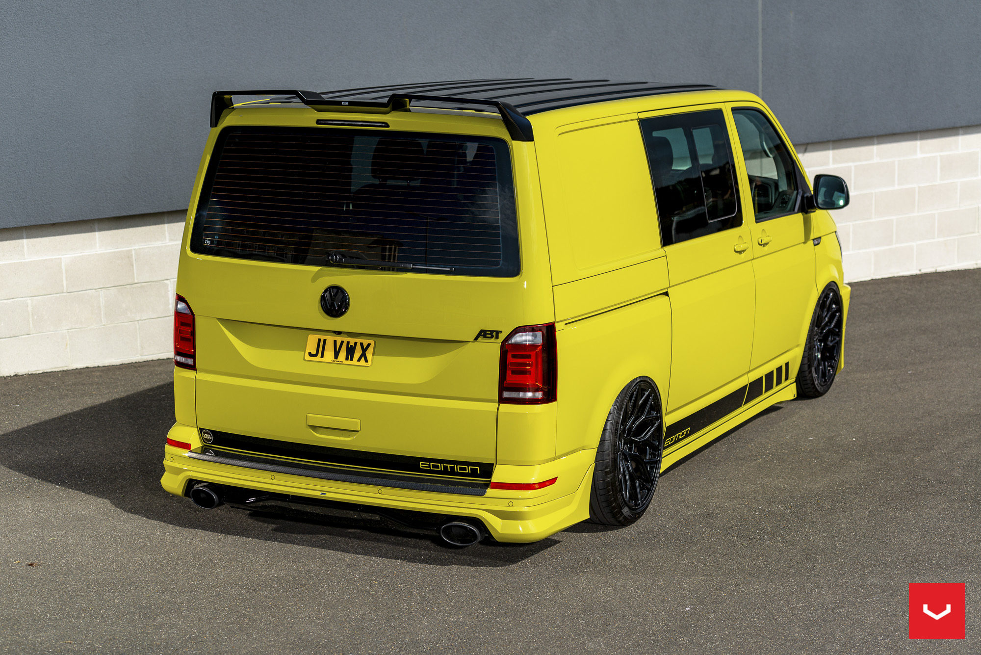 VW T6 TRANSPORTER - HYBRID FORGED SERIES: HF-2 - Vossen Wheels