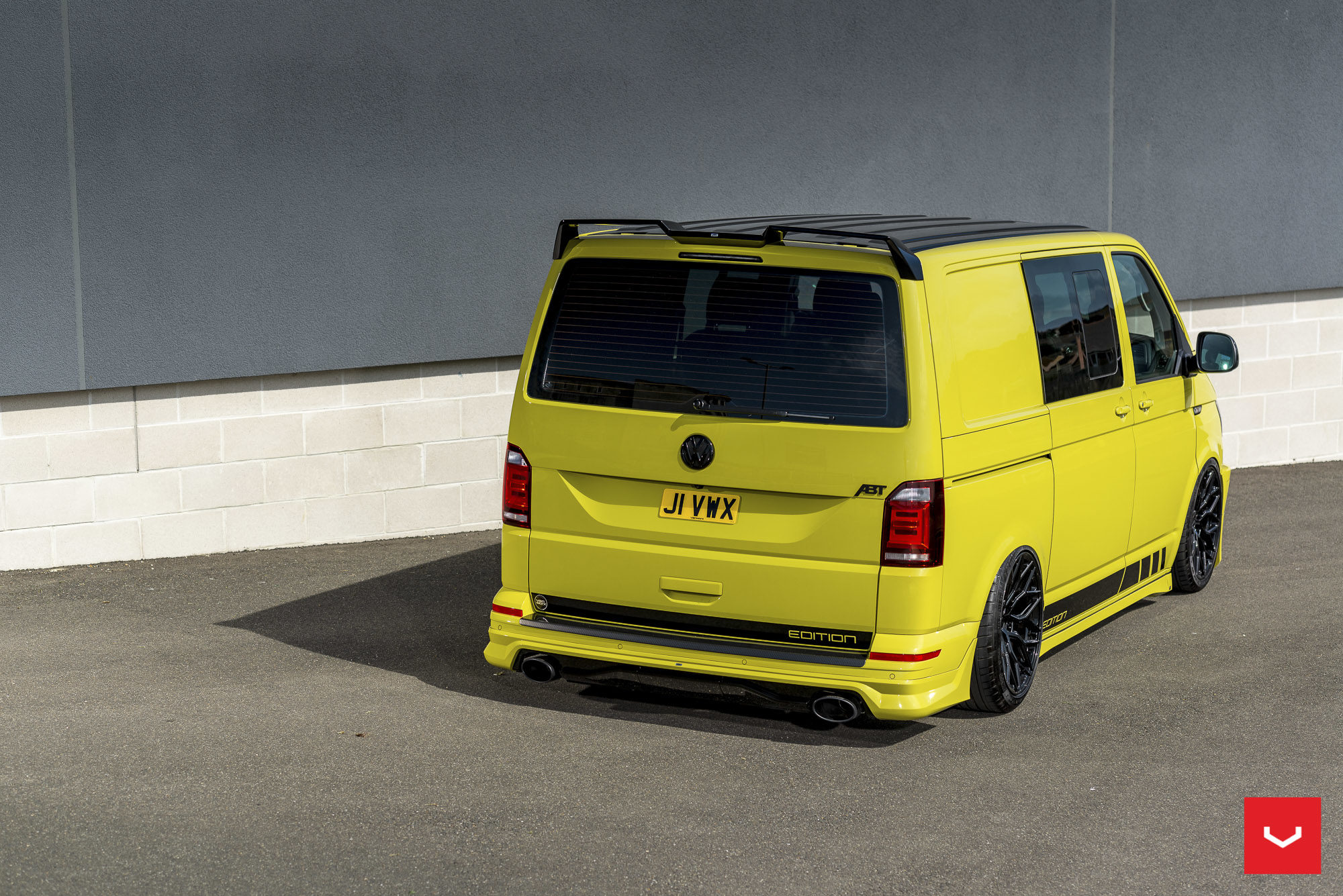 VW T6 TRANSPORTER - HYBRID FORGED SERIES: HF-2 - Vossen Wheels