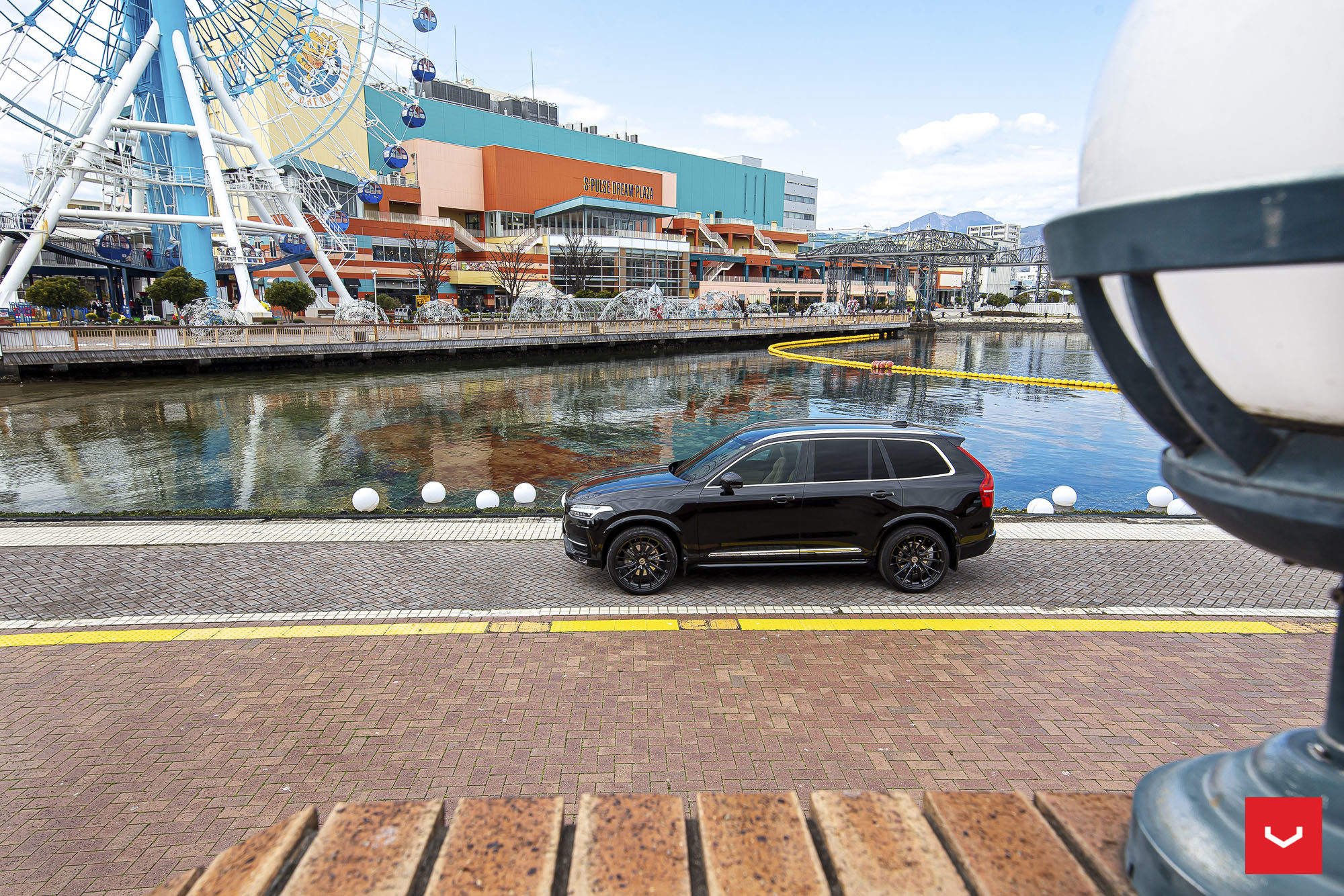 VOLVO XC90 D5 - HYBRID FORGED SERIES: HF-4T - Vossen Wheels