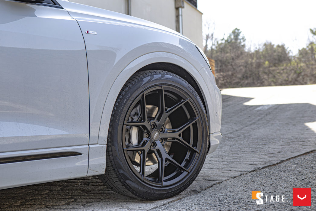 AUDI Q8 - HYBRID FORGED SERIES: HF-5 - Vossen Wheels