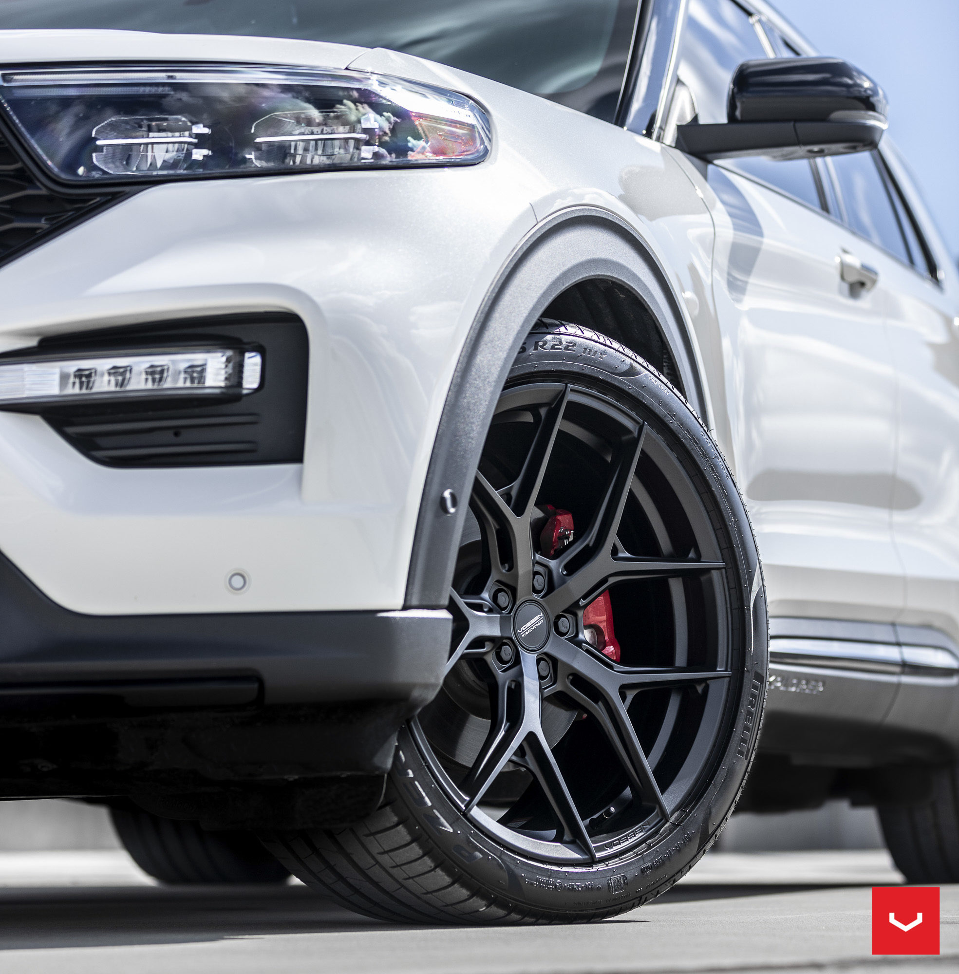 FORD EXPLORER ST - HYBRID FORGED SERIES: HF-5 - Vossen Wheels