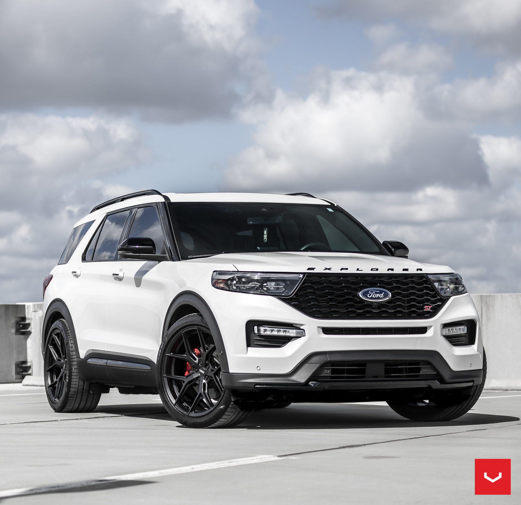 FORD EXPLORER ST - HYBRID FORGED SERIES: HF-5 - Vossen Wheels