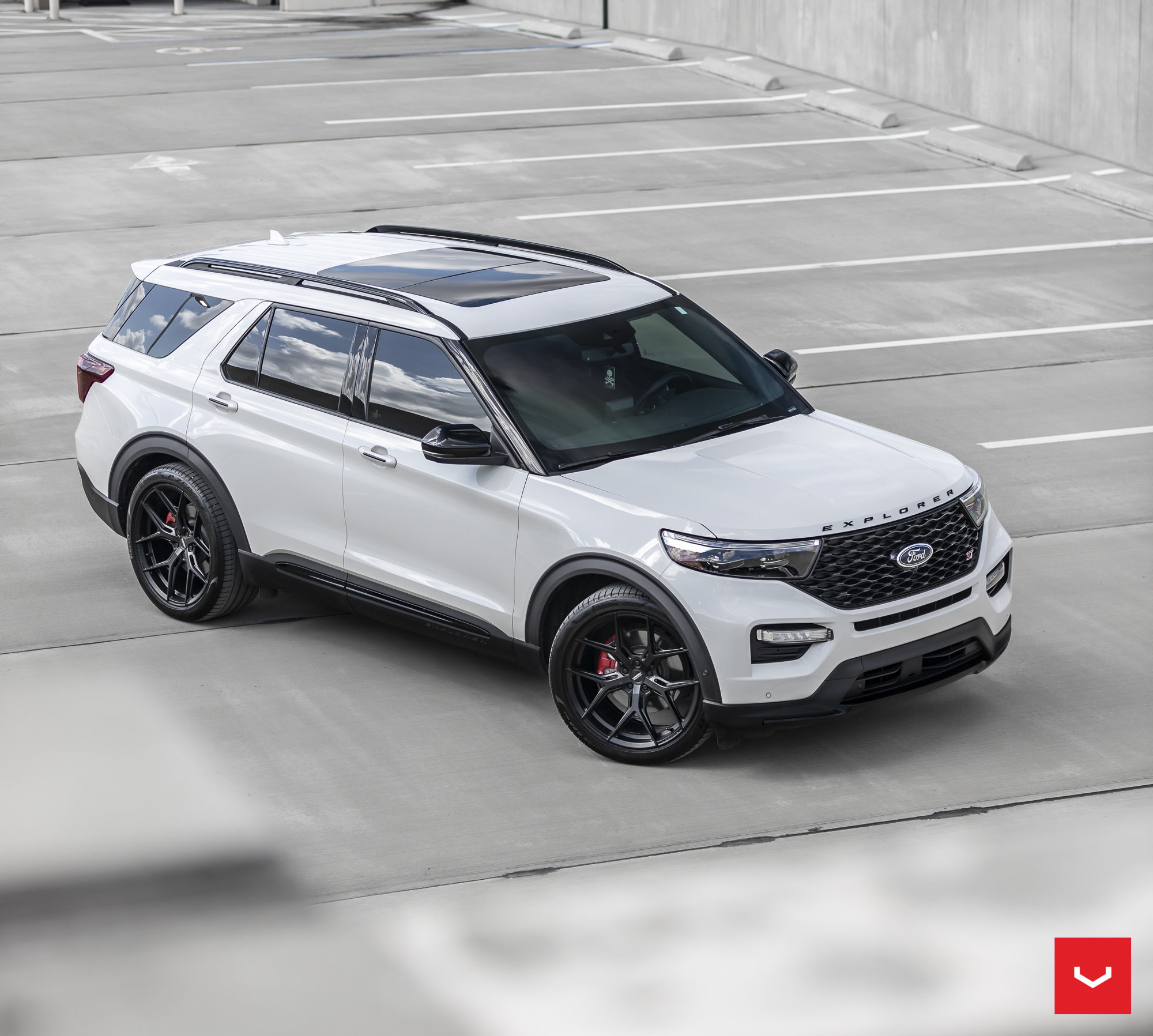 FORD EXPLORER ST - HYBRID FORGED SERIES: HF-5 - Vossen Wheels