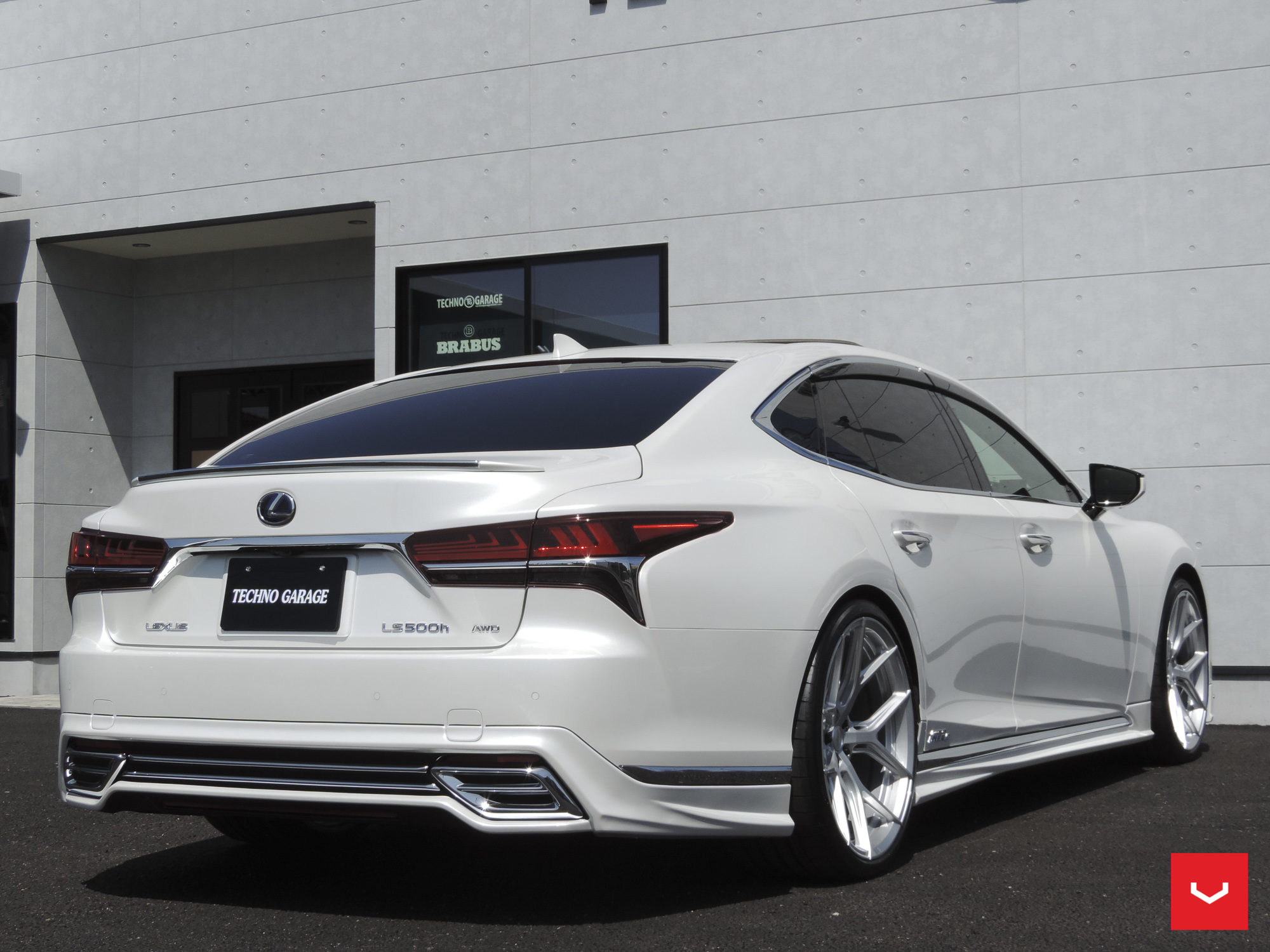 LEXUS LS500 - HYBRID FORGED SERIES: HF-5 - Vossen Wheels