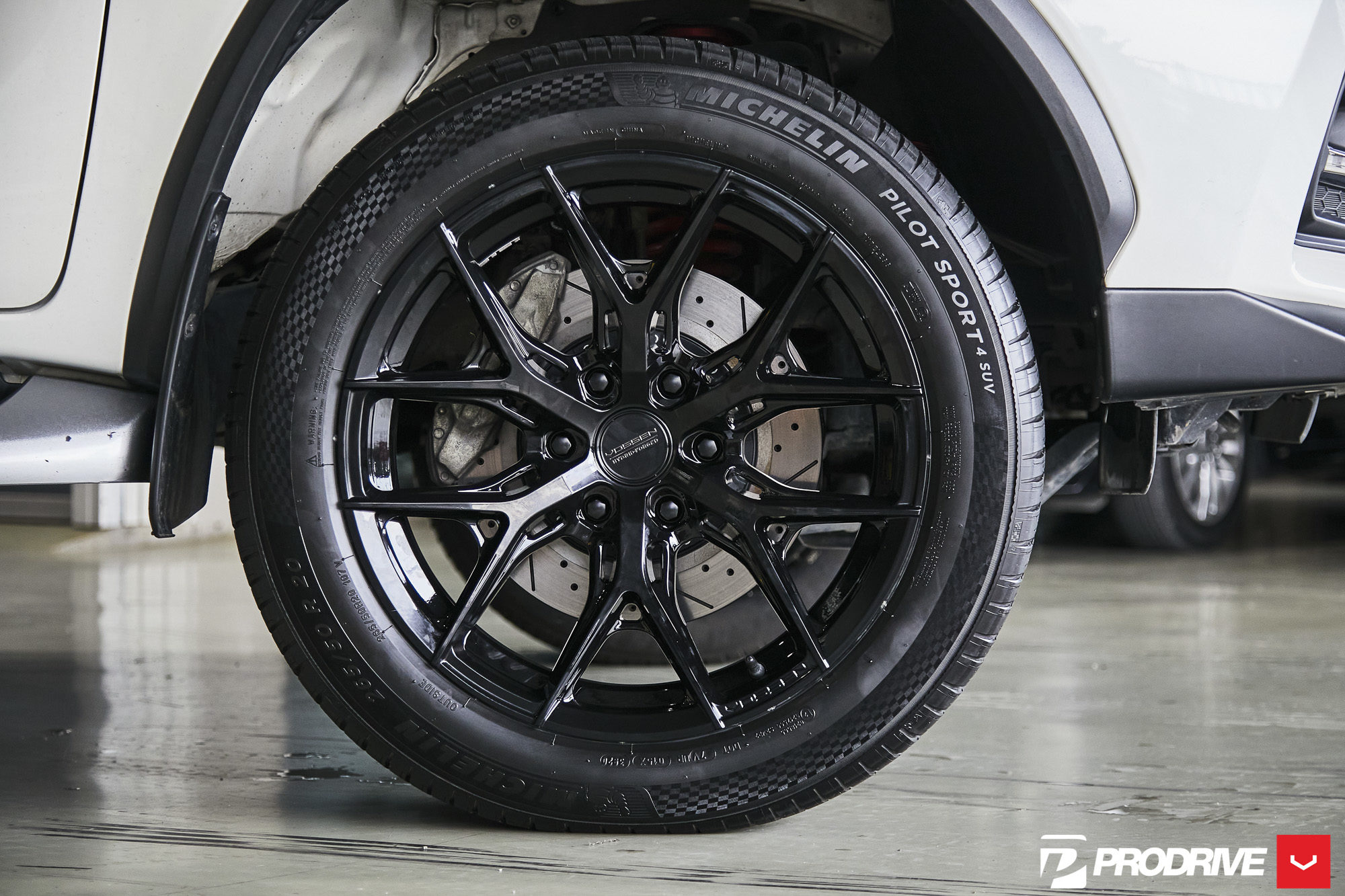 TOYOTA FORTUNER - HYBRID FORGED SERIES: HF6-4 - Vossen Wheels