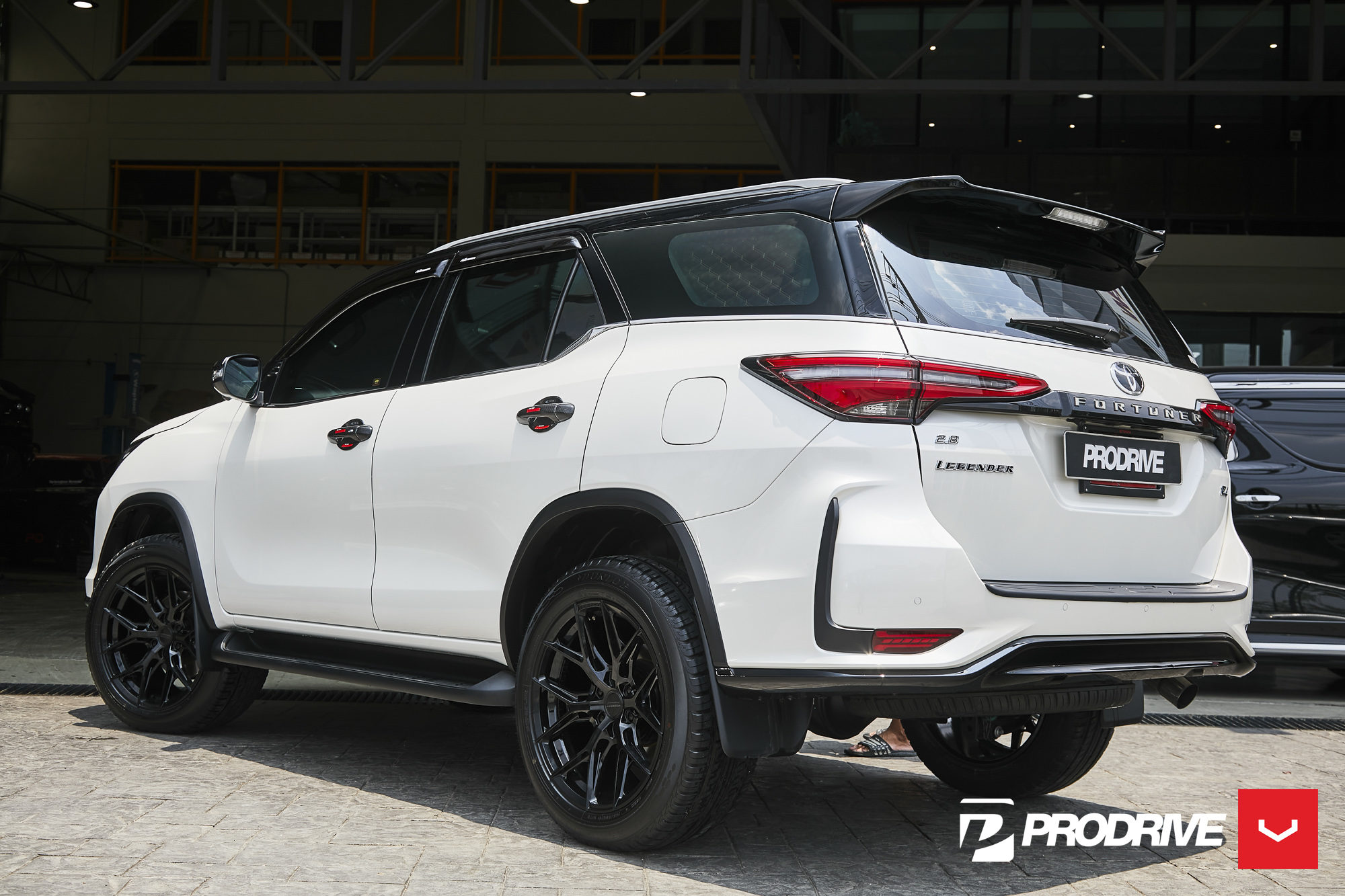 TOYOTA FORTUNER LEGENDER - HYRBID FORGED SERIES: HF6-4 - Vossen Wheels