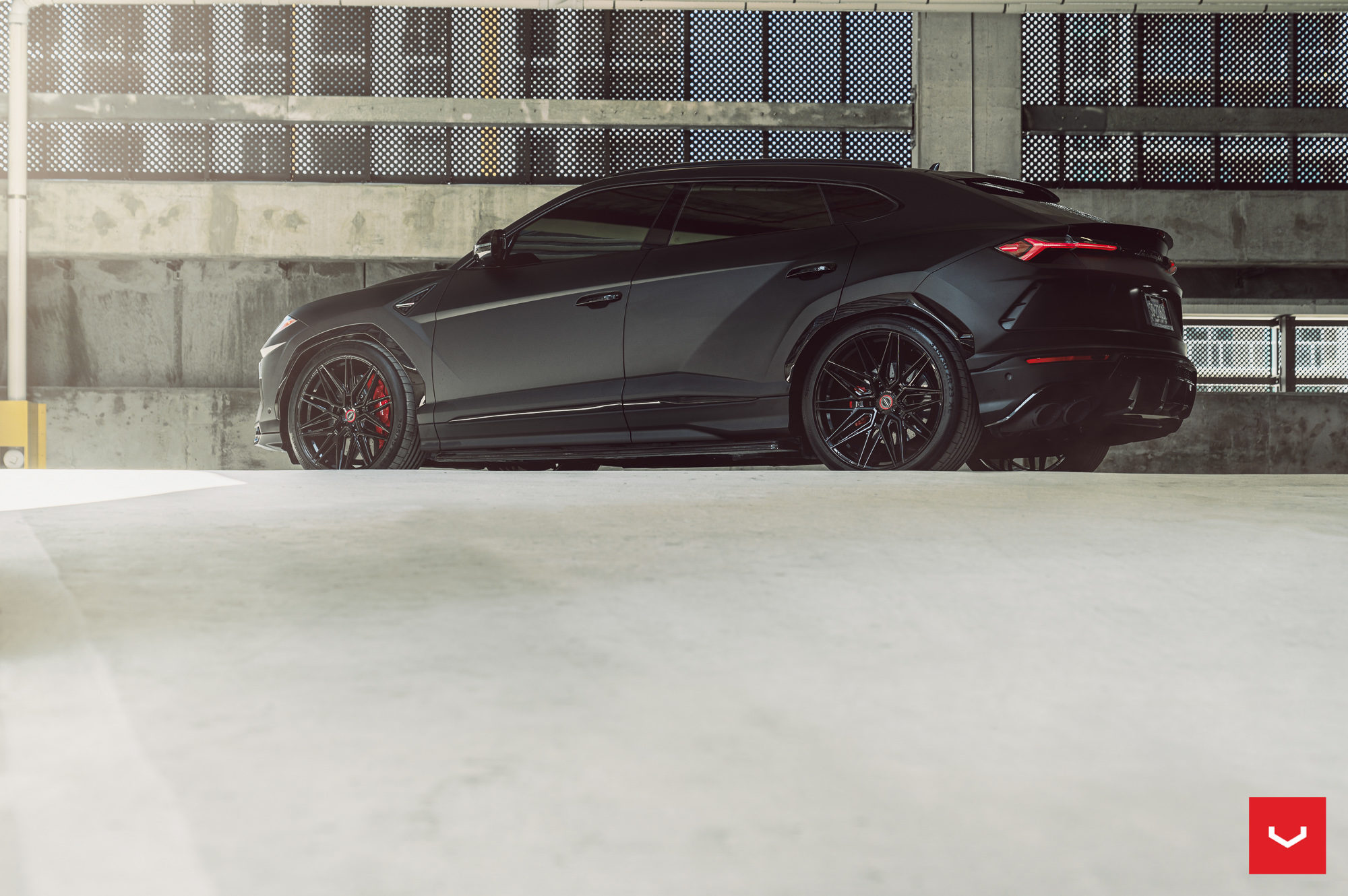 LAMBORGHINI URUS - HYBRID FORGED SERIES: HF-7 - Vossen Wheels
