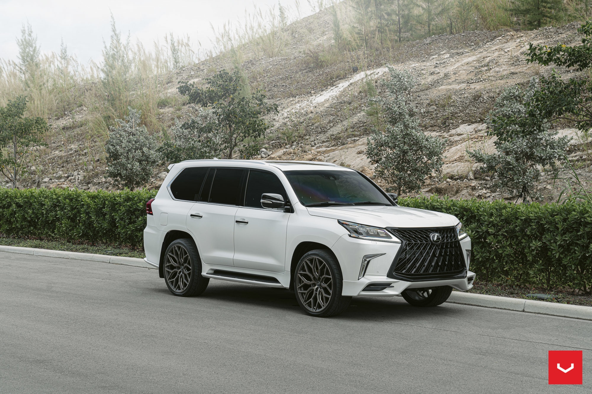 LEXUS LX570 - HYBRID FORGED SERIES: HF-2 - Vossen Wheels