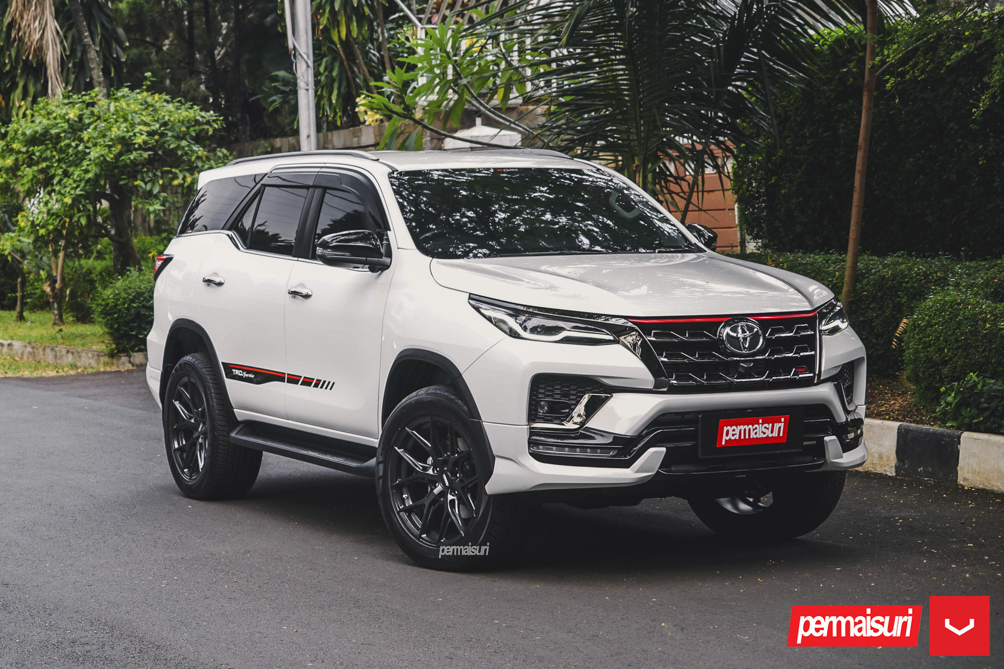 TOYOTA FORTUNER TRD SPORTIVO - HYBRID FORGED SERIES: HF6-4 - Vossen Wheels