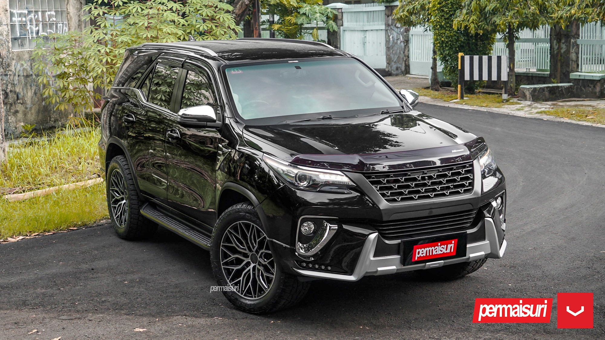 TOYOTA FORTUNER - HYBRID FORGED SERIES: HF6-3 - Vossen Wheels