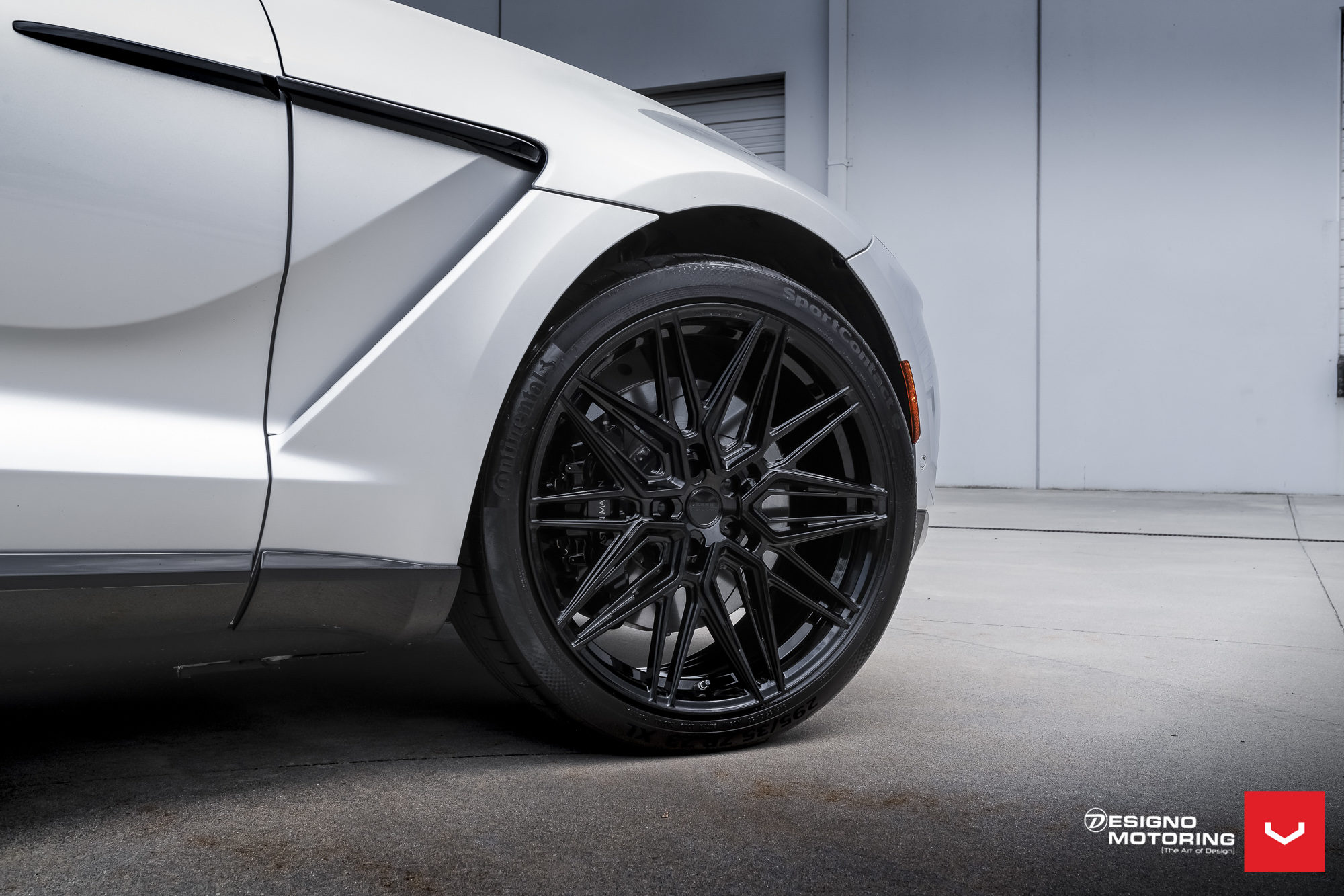 ASTON MARTIN DBX - HYBRID FORGED SERIES: HF-7 - Vossen Wheels