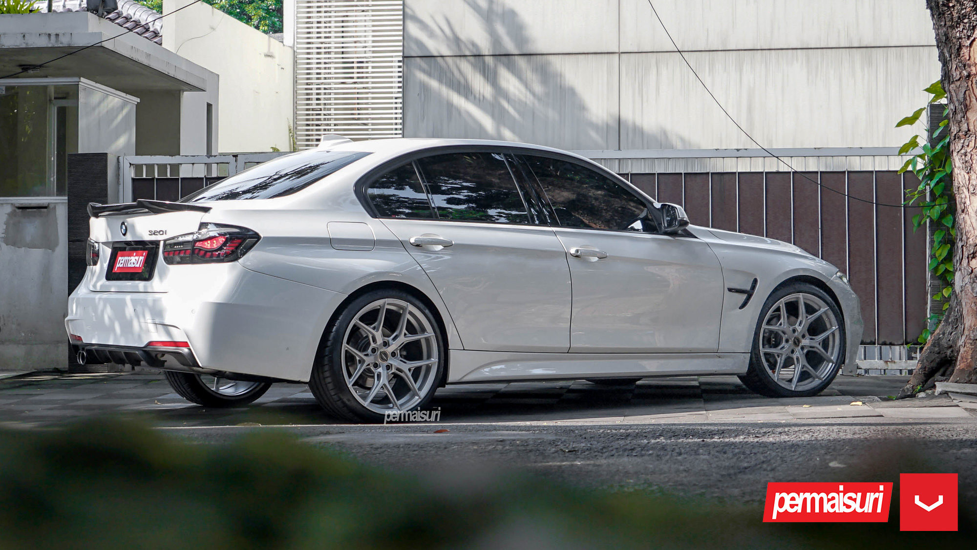BMW F30 3 SERIES - HYBRID FORGED SERIES: HF-5 - Vossen Wheels