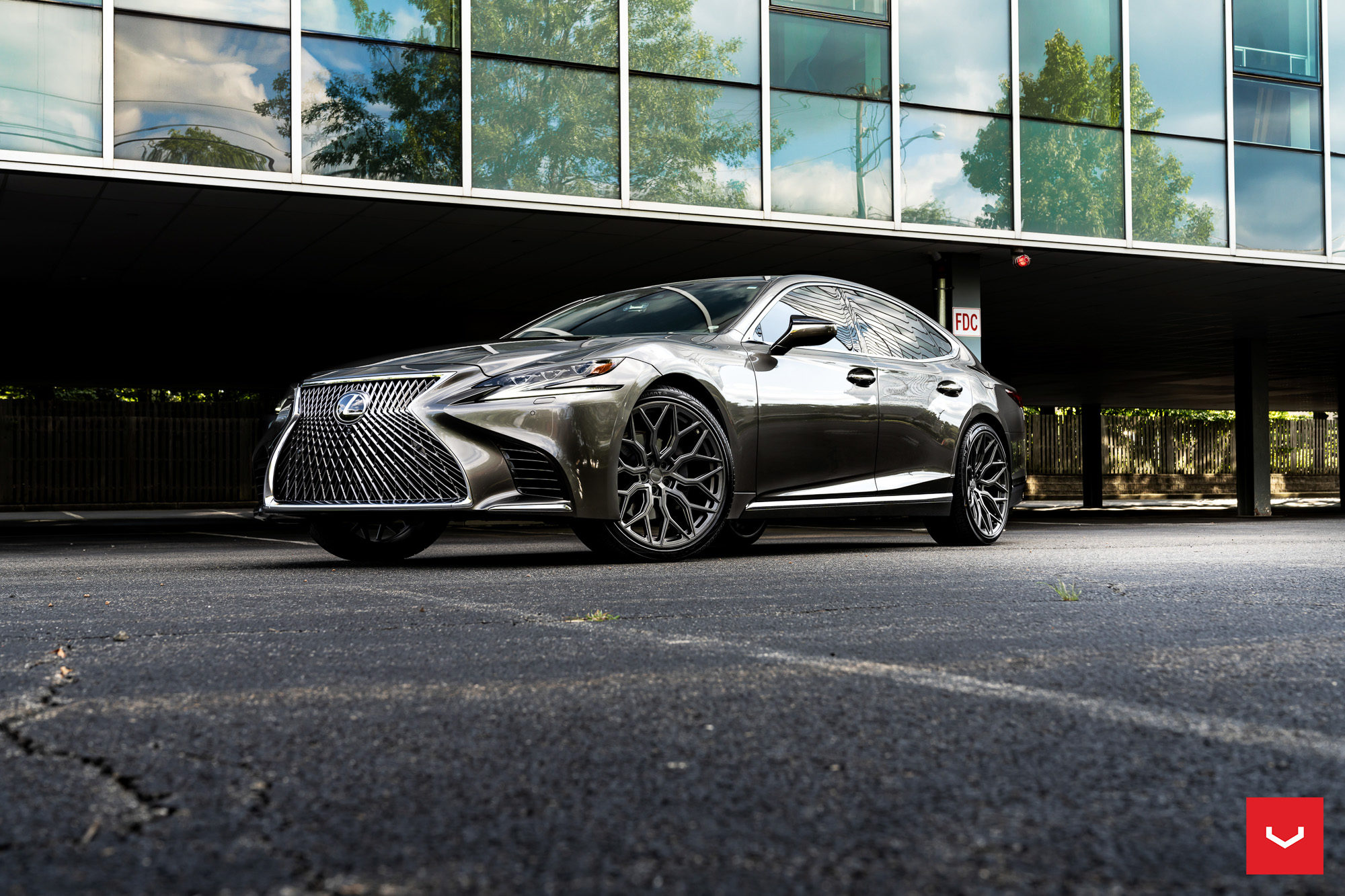 LEXUS LS500 - HYBRID FORGED SERIES: HF-2 - Vossen Wheels