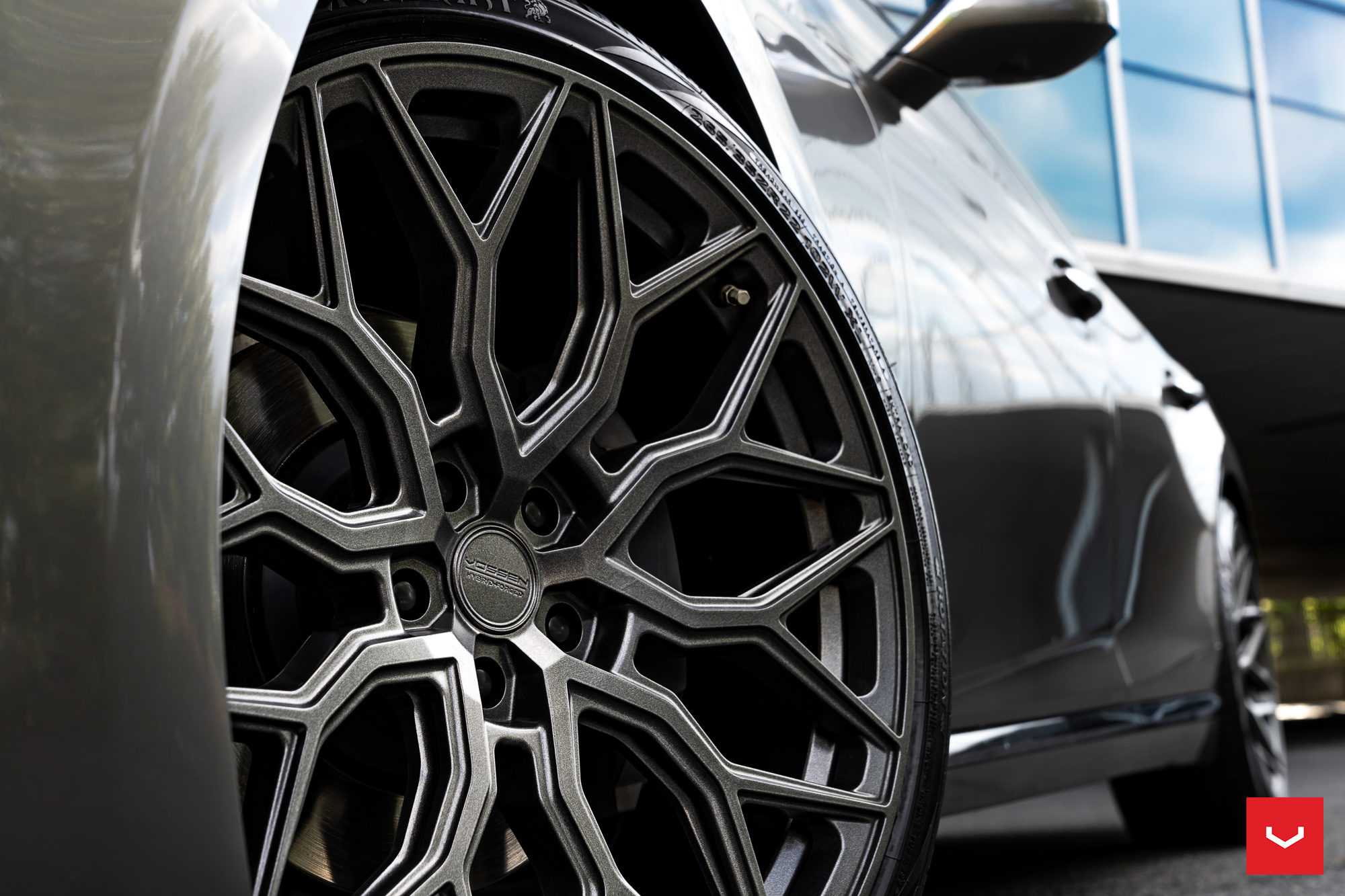 LEXUS LS500 - HYBRID FORGED SERIES: HF-2 - Vossen Wheels