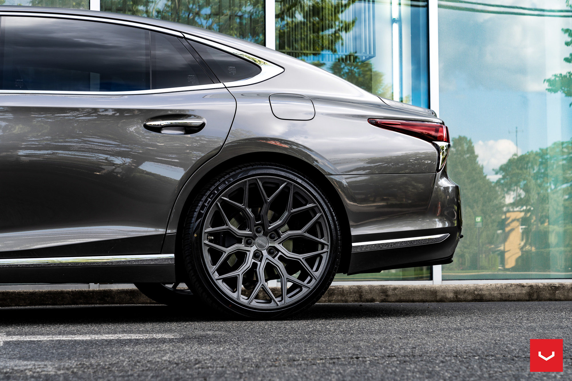 LEXUS LS500 - HYBRID FORGED SERIES: HF-2 - Vossen Wheels