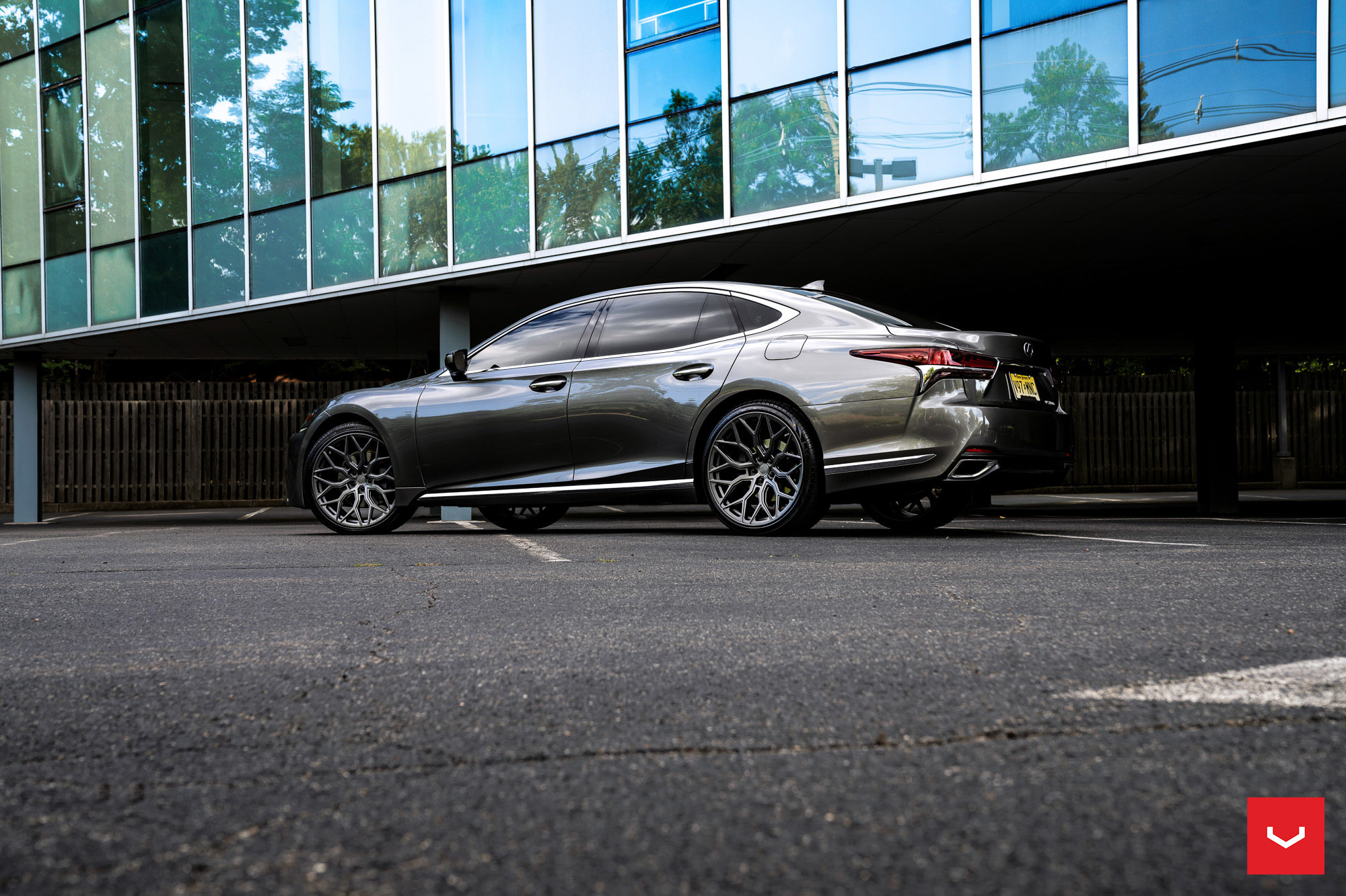 LEXUS LS500 - HYBRID FORGED SERIES: HF-2 - Vossen Wheels