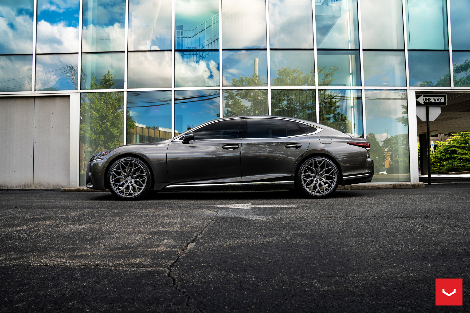 LEXUS LS500 - HYBRID FORGED SERIES: HF-2 - Vossen Wheels