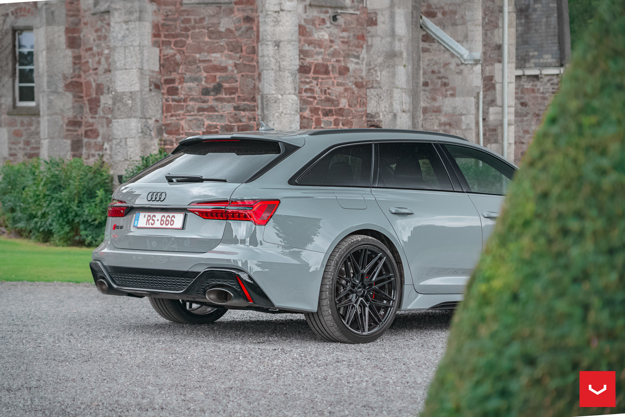 AUDI RS6 - HYBRID FORGED SERIES: HF-7 - Vossen Wheels