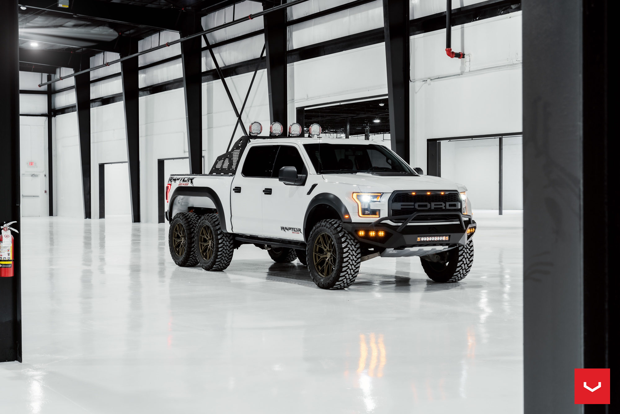 FORD RAPTOR 6X6 - HYBRID FORGED SERIES: HF6-4 - Vossen Wheels