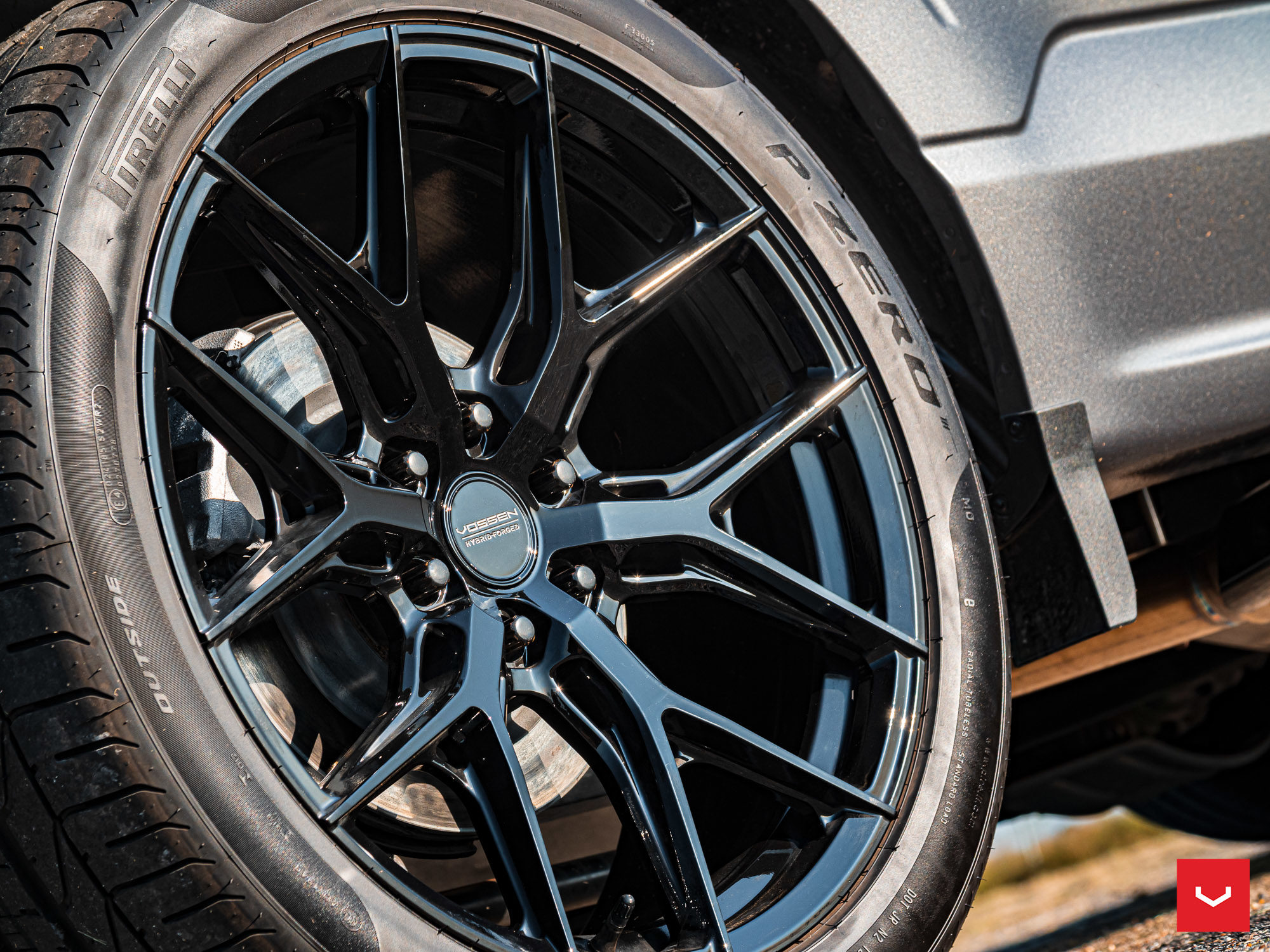 FORD F-150 VENOM 775 - HYBRID FORGED SERIES: HF6-4 - Vossen Wheels